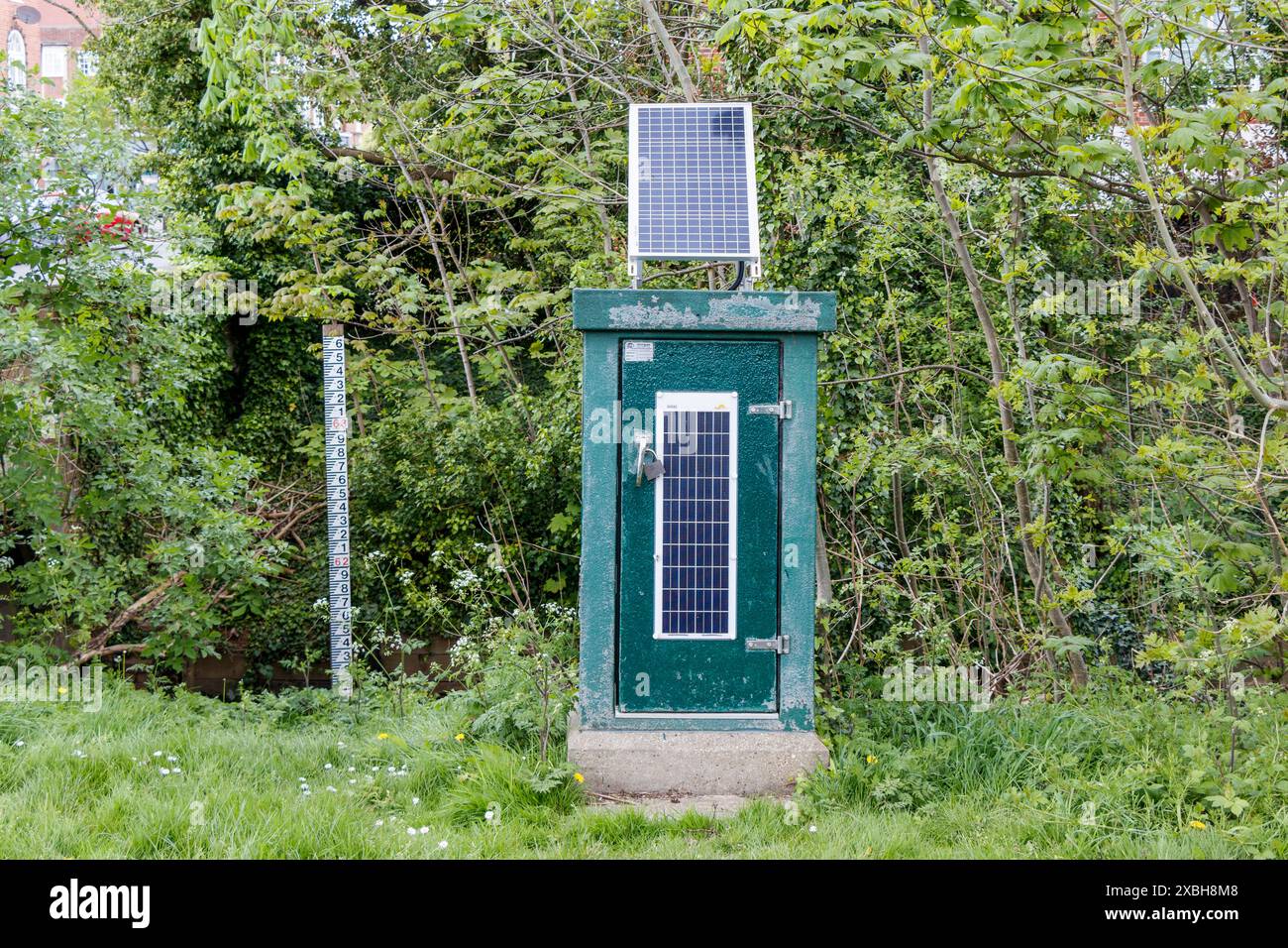 Monitoring the environment hi-res stock photography and images - Alamy