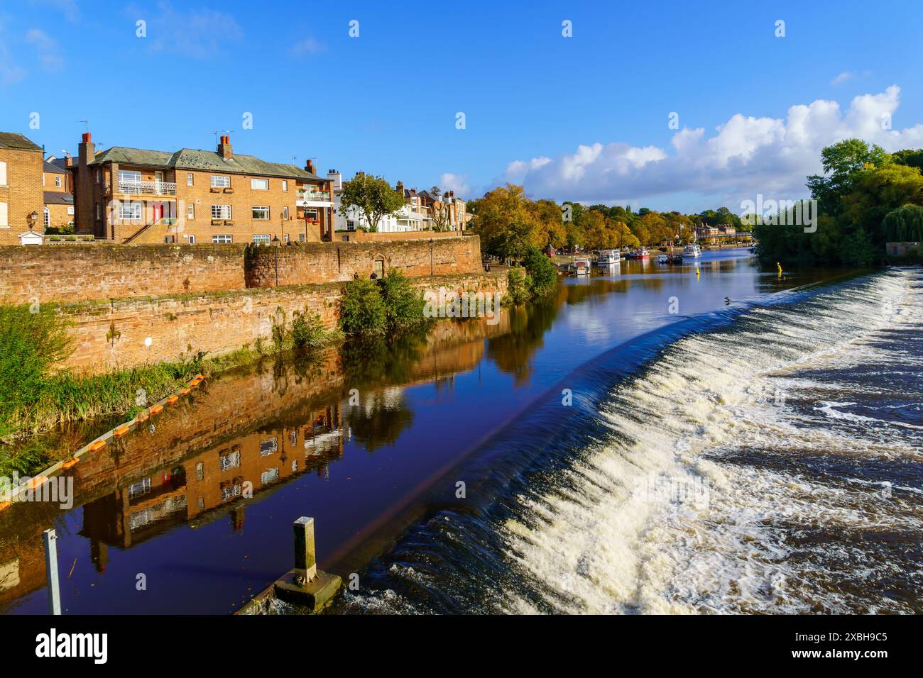 Bridge gate and old dee bridge hi-res stock photography and images - Alamy
