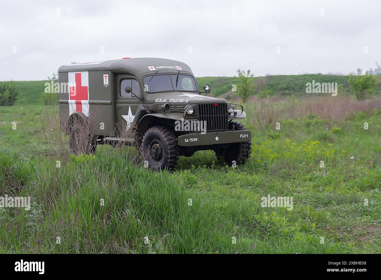 Vintage us army medic jeep hi-res stock photography and images - Alamy