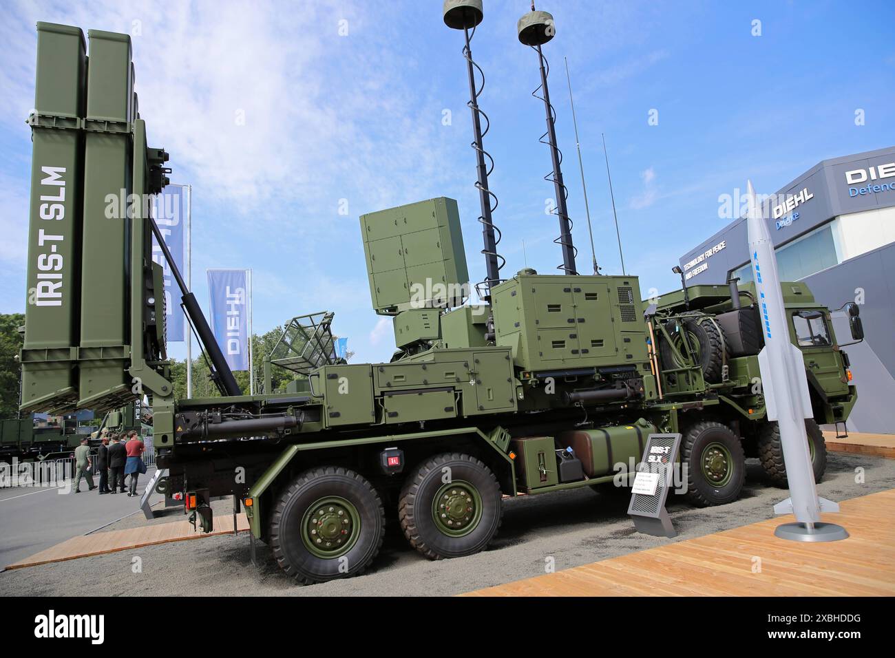 Ein bodengestütztes Flugabwehrraketen-System vom Typ IRIS-T SLM ...