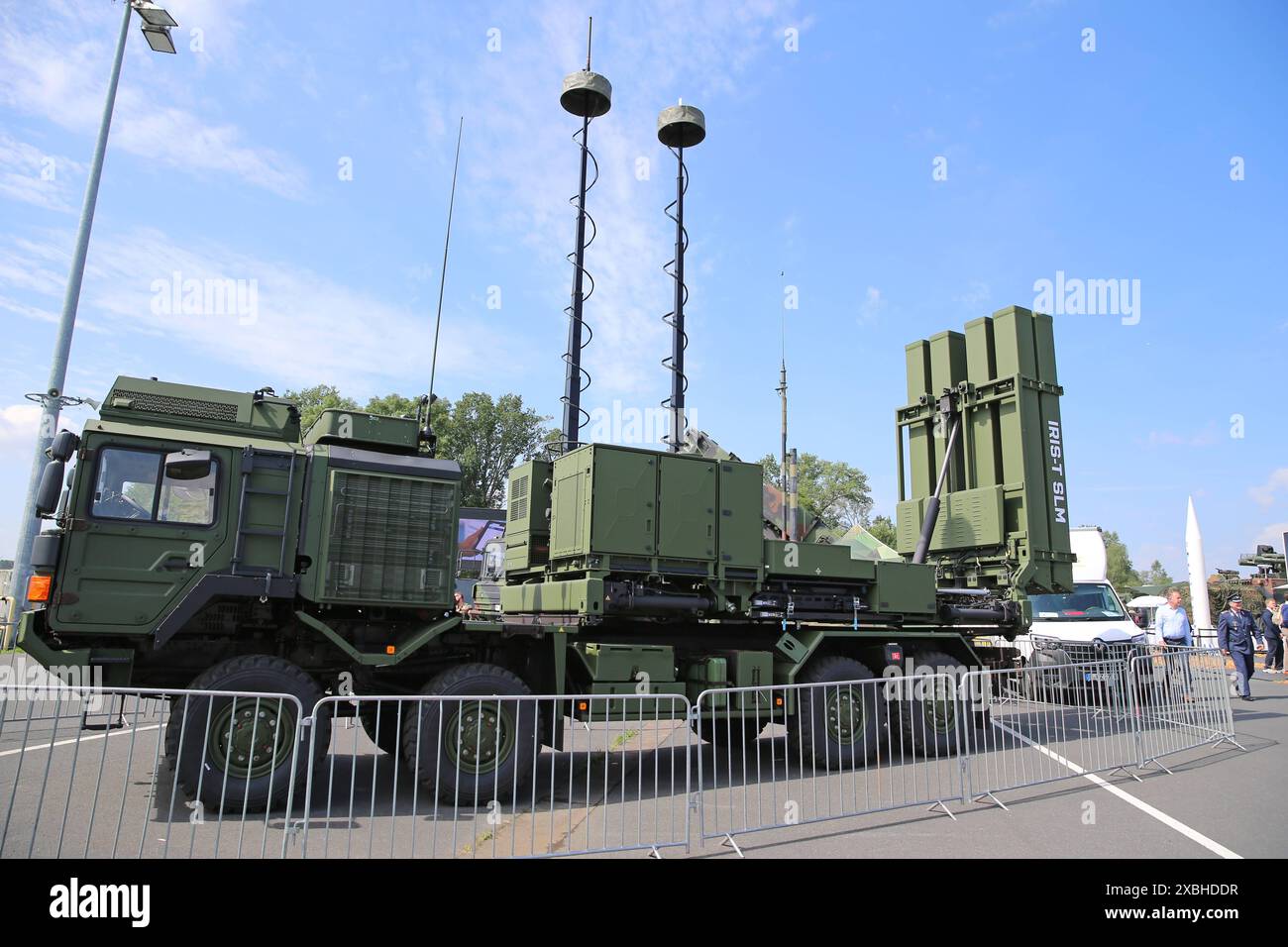 Ein bodengestütztes Flugabwehrraketen-System vom Typ IRIS-T SLM ...