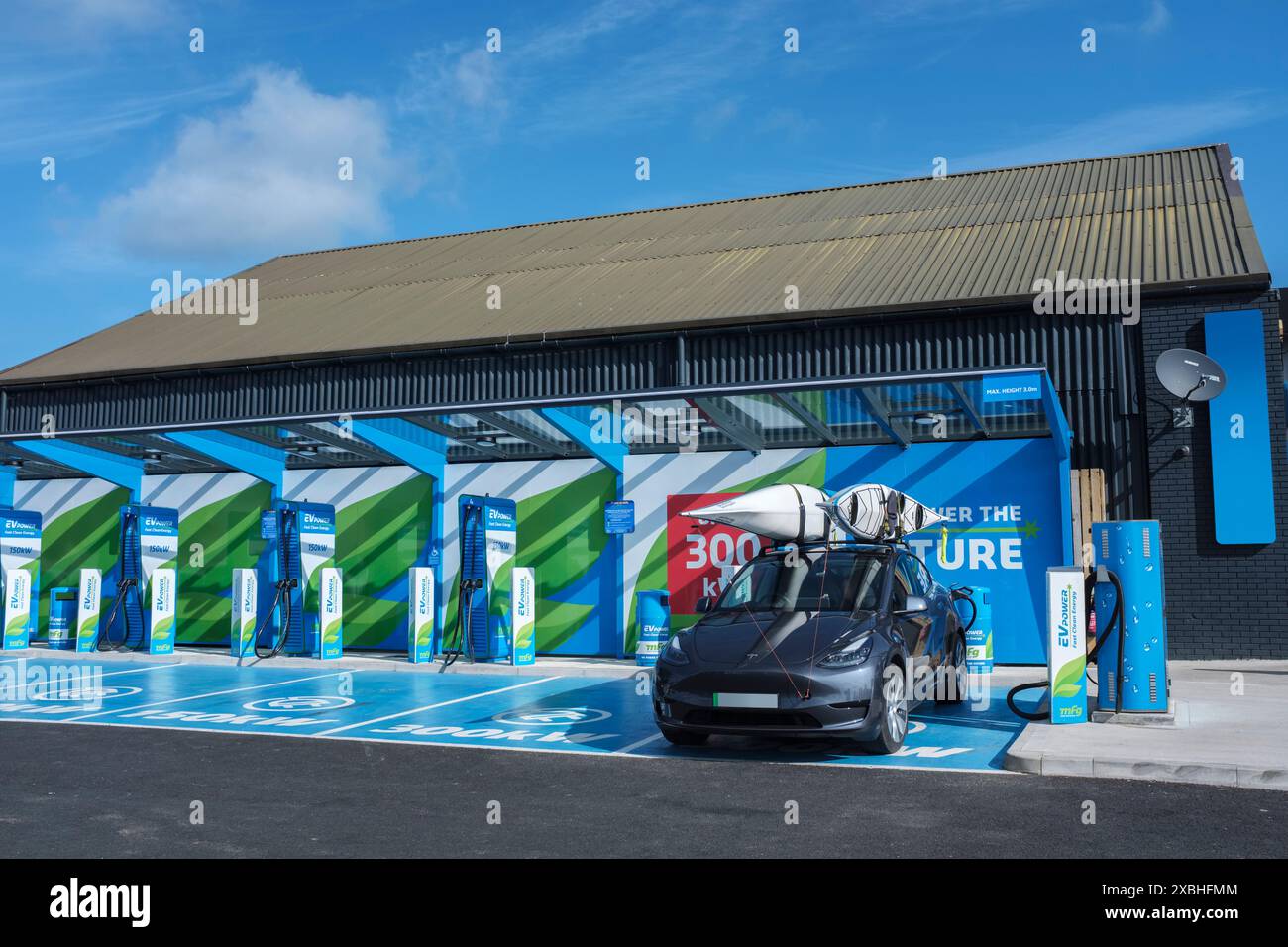 Tesla y electric car hi-res stock photography and images - Alamy
