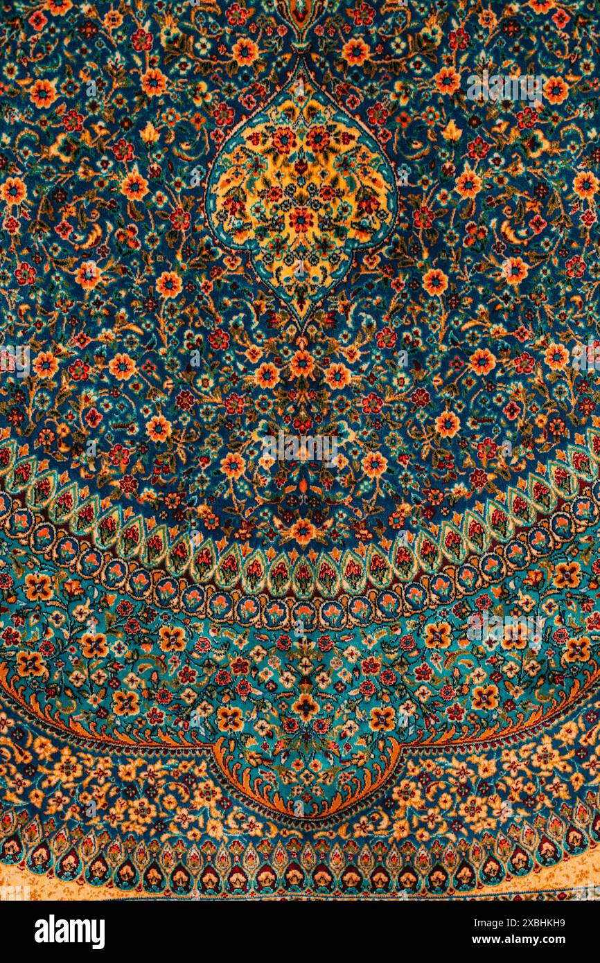 Royal blue rug hi-res stock photography and images - Alamy