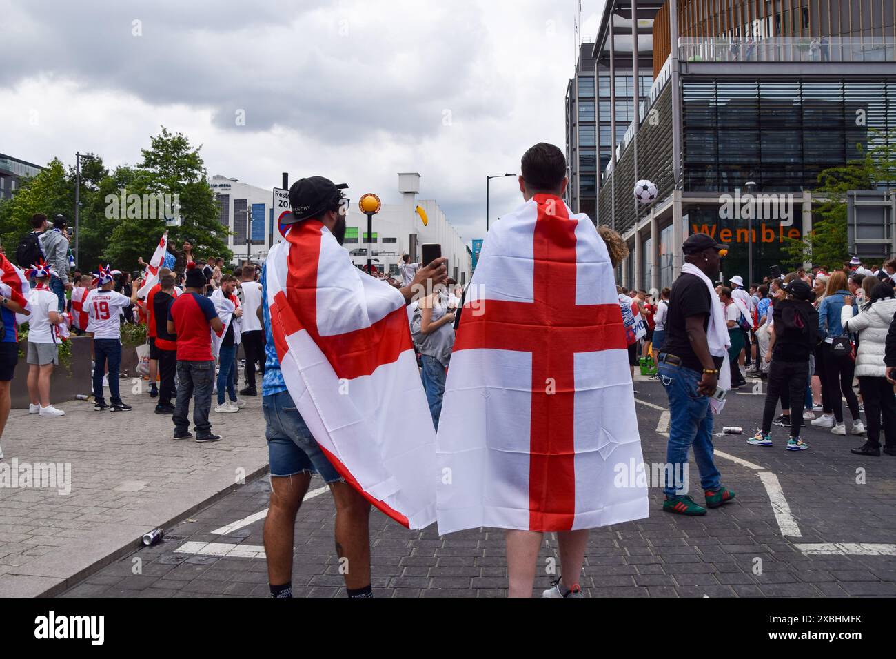 London, United Kingdom. 11th July, 2021. England football fans gather ...