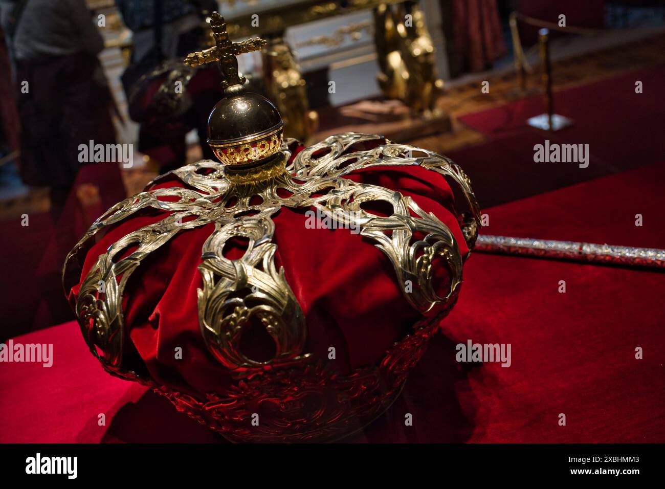 Scenic close up of the royal crown inside the museum of the Royal ...