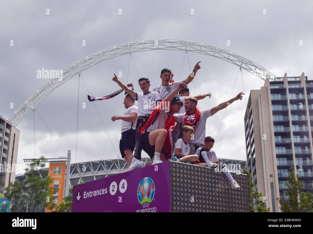 London, United Kingdom. 11th July, 2021. England football fans gather ...
