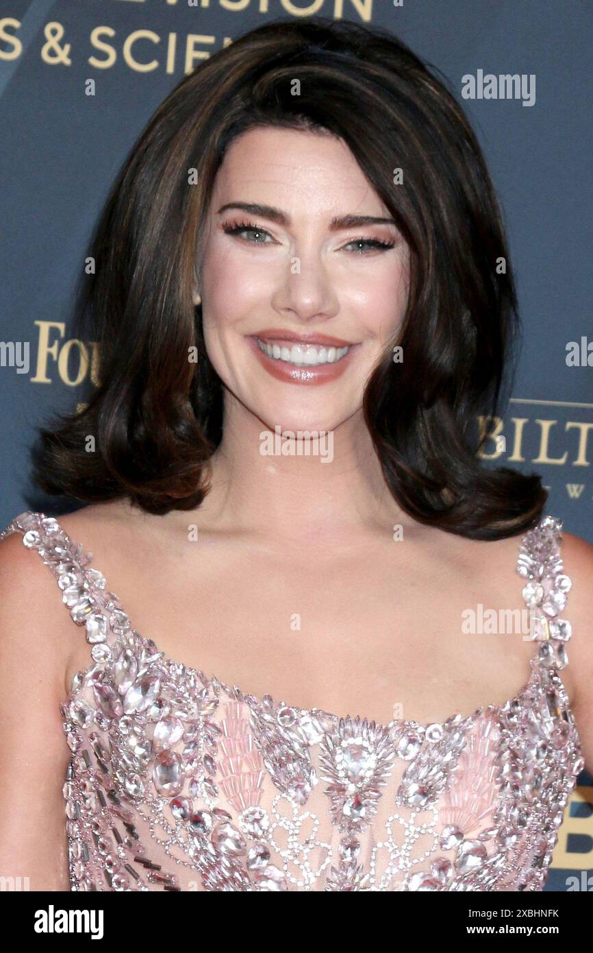 Jacqueline Macinnes Wood 2024 Daytime Emmys 2024: Red Carpet Beauties