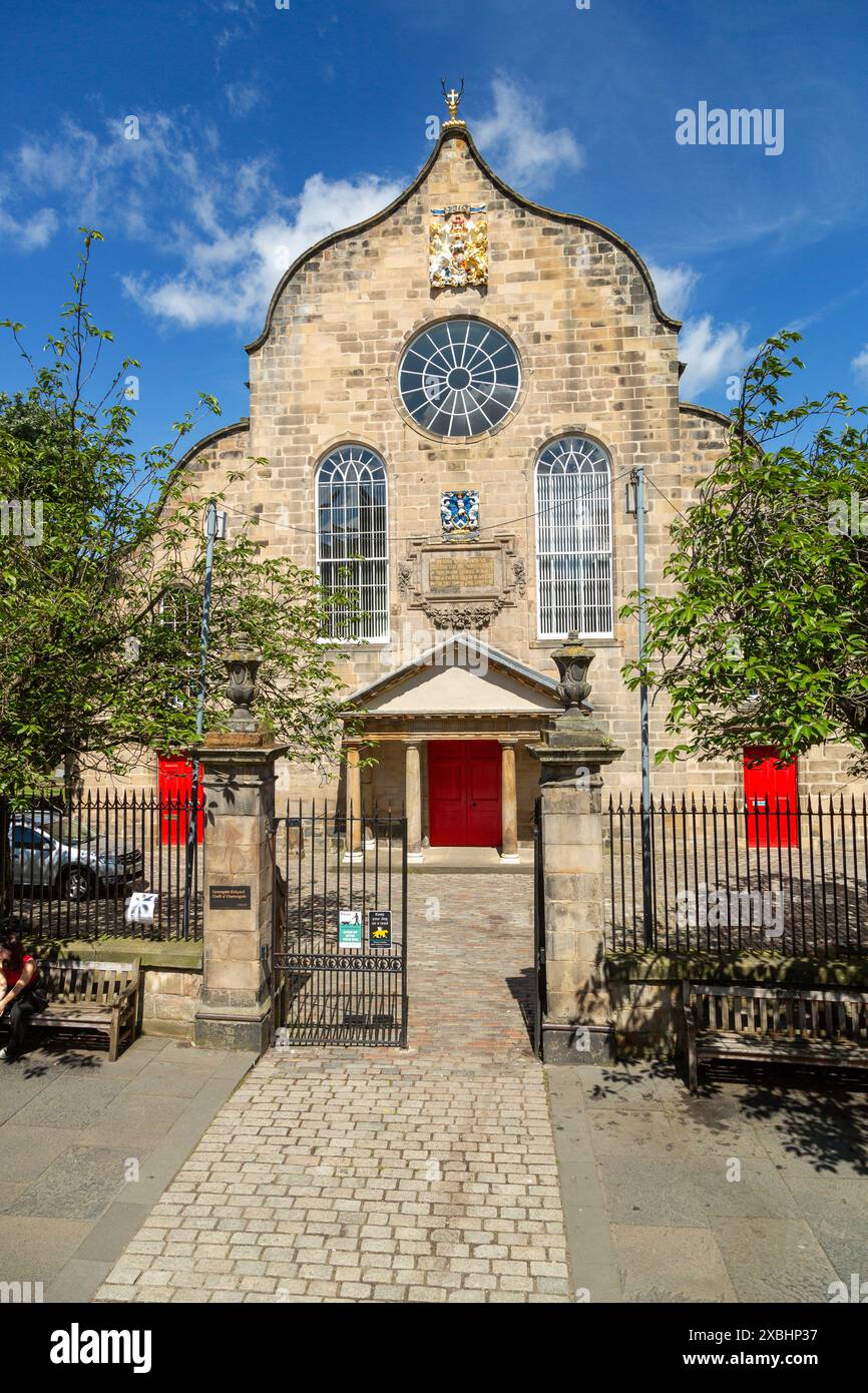Canongate Church (Canongate Kirk) on Edinburgh's Royal Mile Stock Photo ...