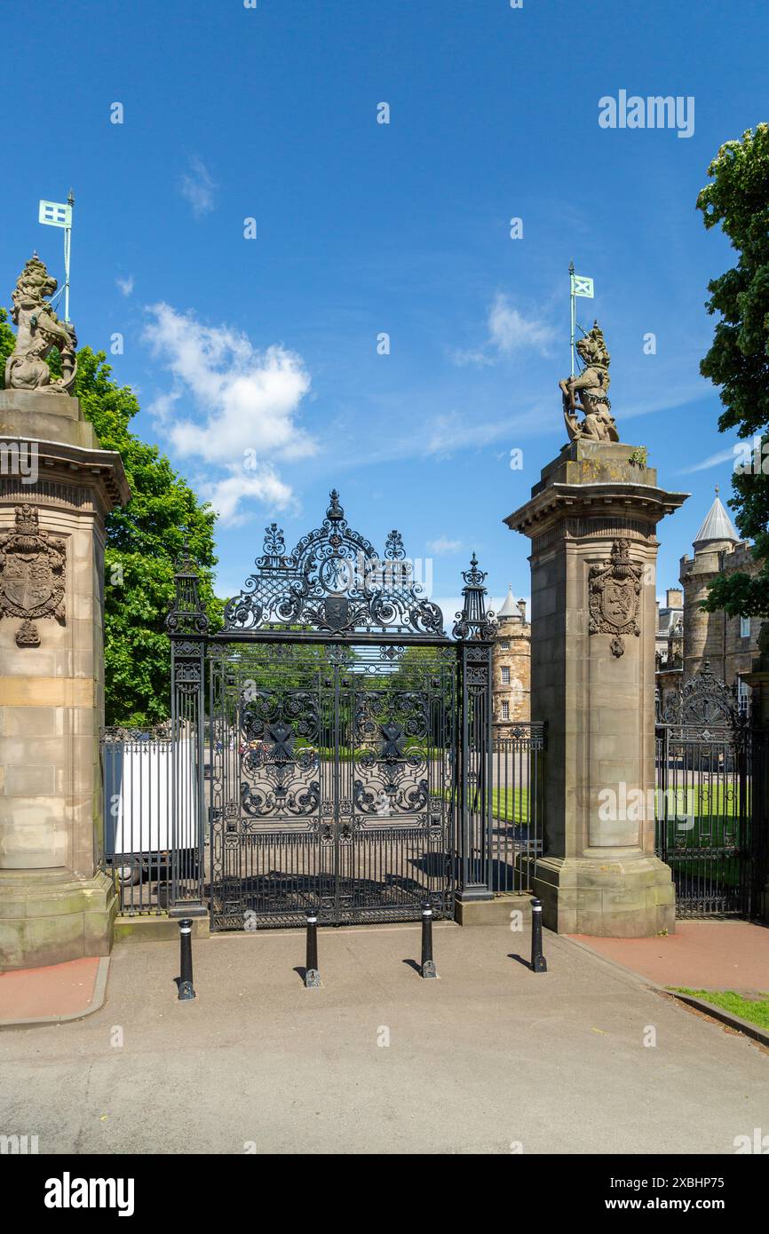 Ornate gates at Holyrood Palace, Edinburgh, Scotland Stock Photo - Alamy