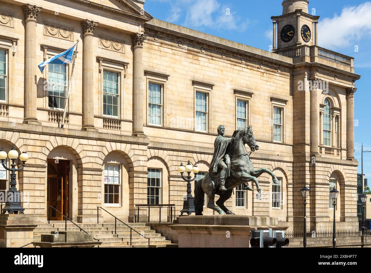 The Duke of Wellington statue at Register House, Princes Street ...