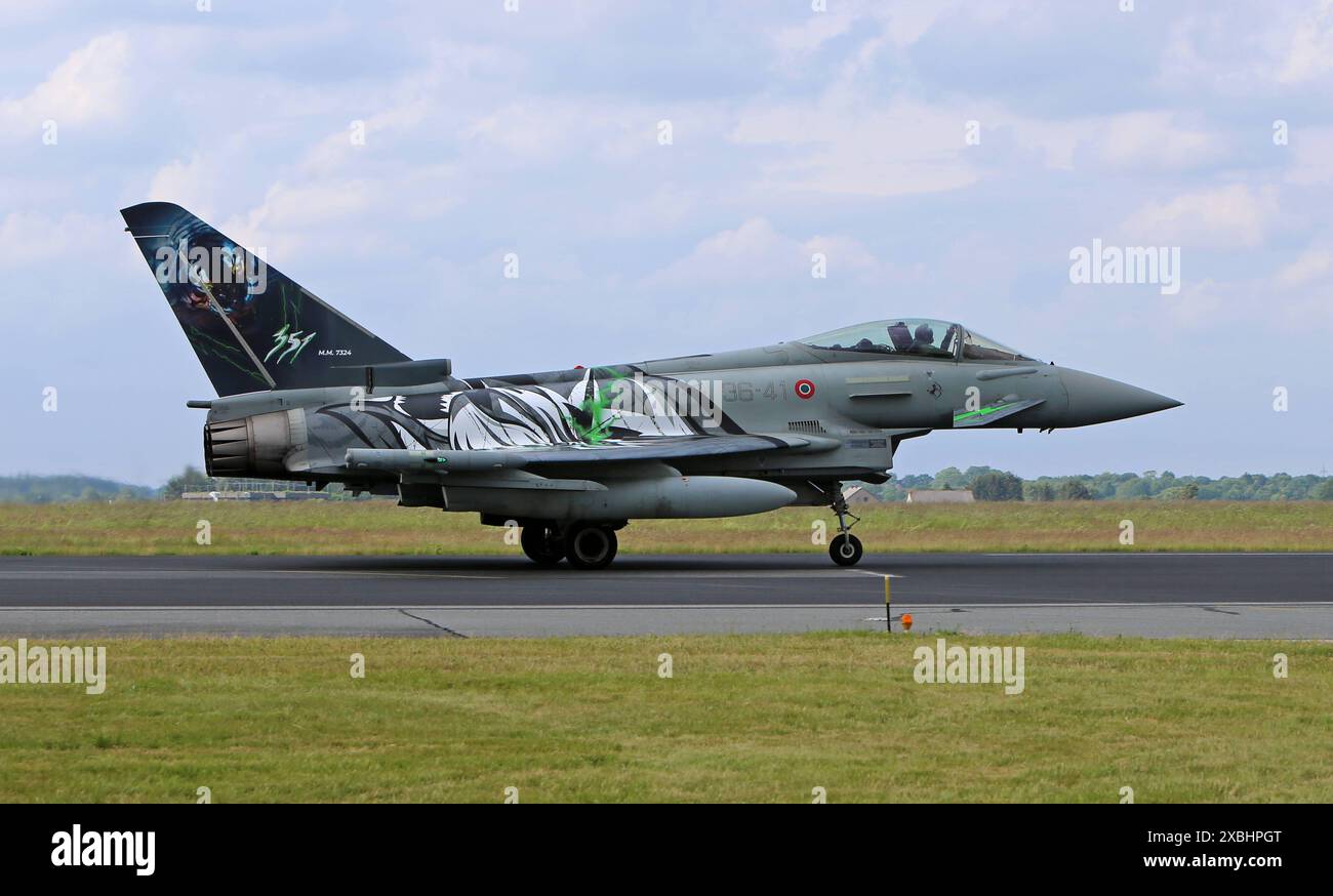 Ein Kampfflugzeug der italienischen Luftwaffe vom Typ Eurofighter ...