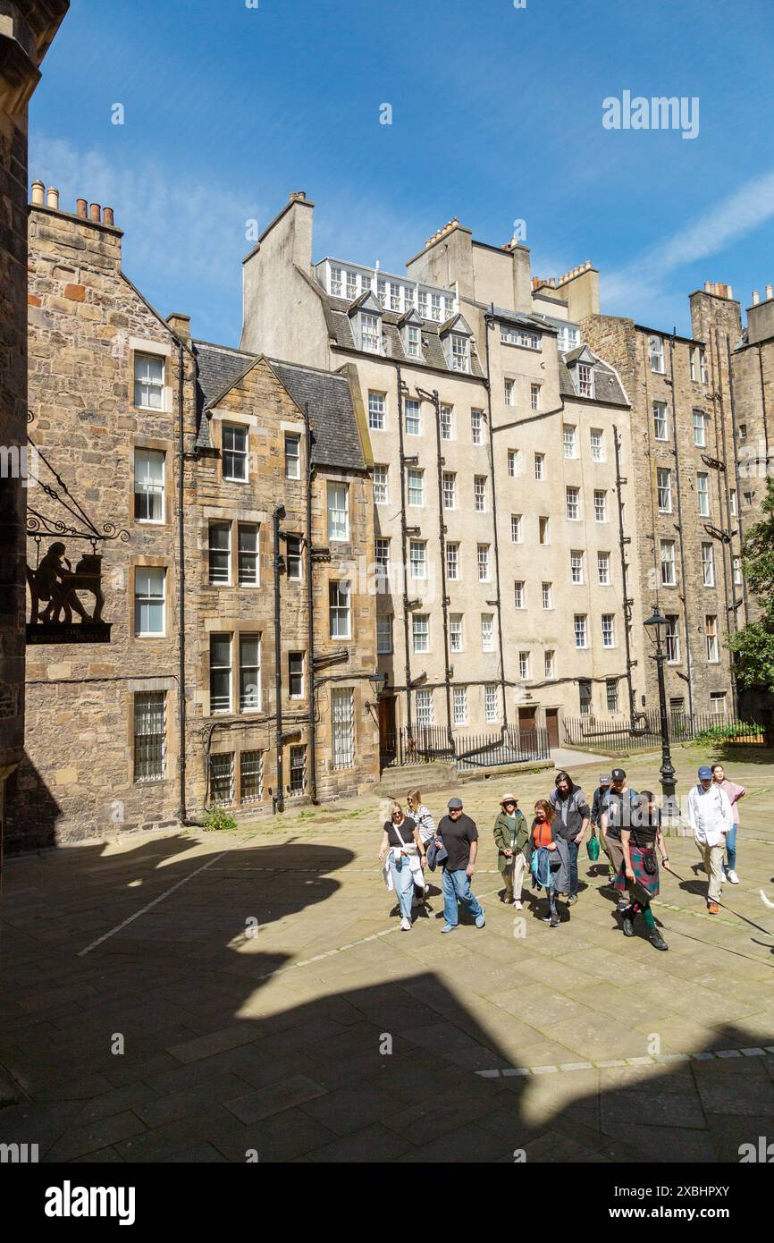 Wardrop's Court off the Royal Mile, Edinburgh Stock Photo - Alamy