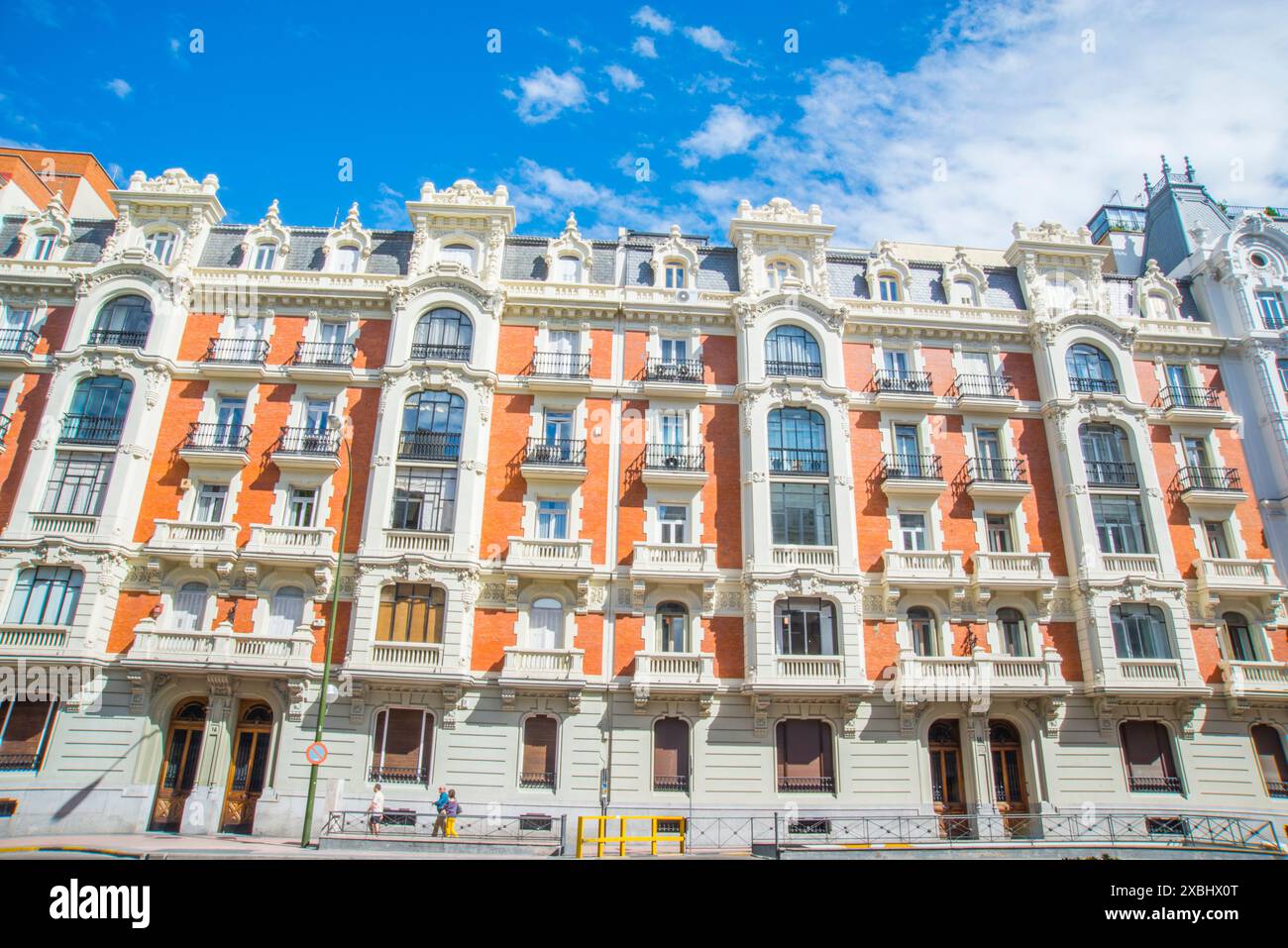 Facade of building. Velazquez street, Madrid, Spain Stock Photo - Alamy