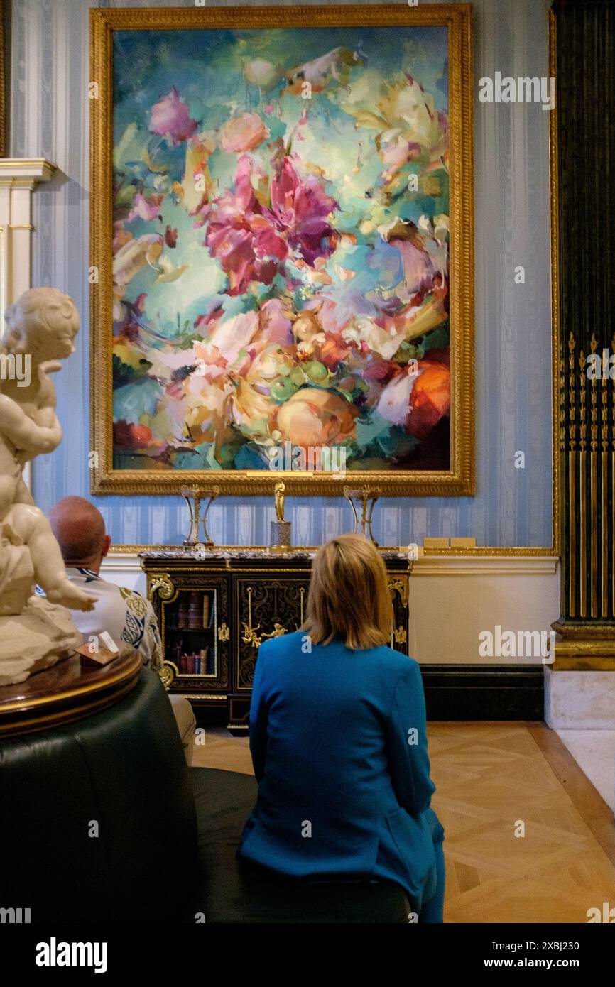 Visitors enjoy Wallace Collection exhibition of Flora Yukhnovich ...