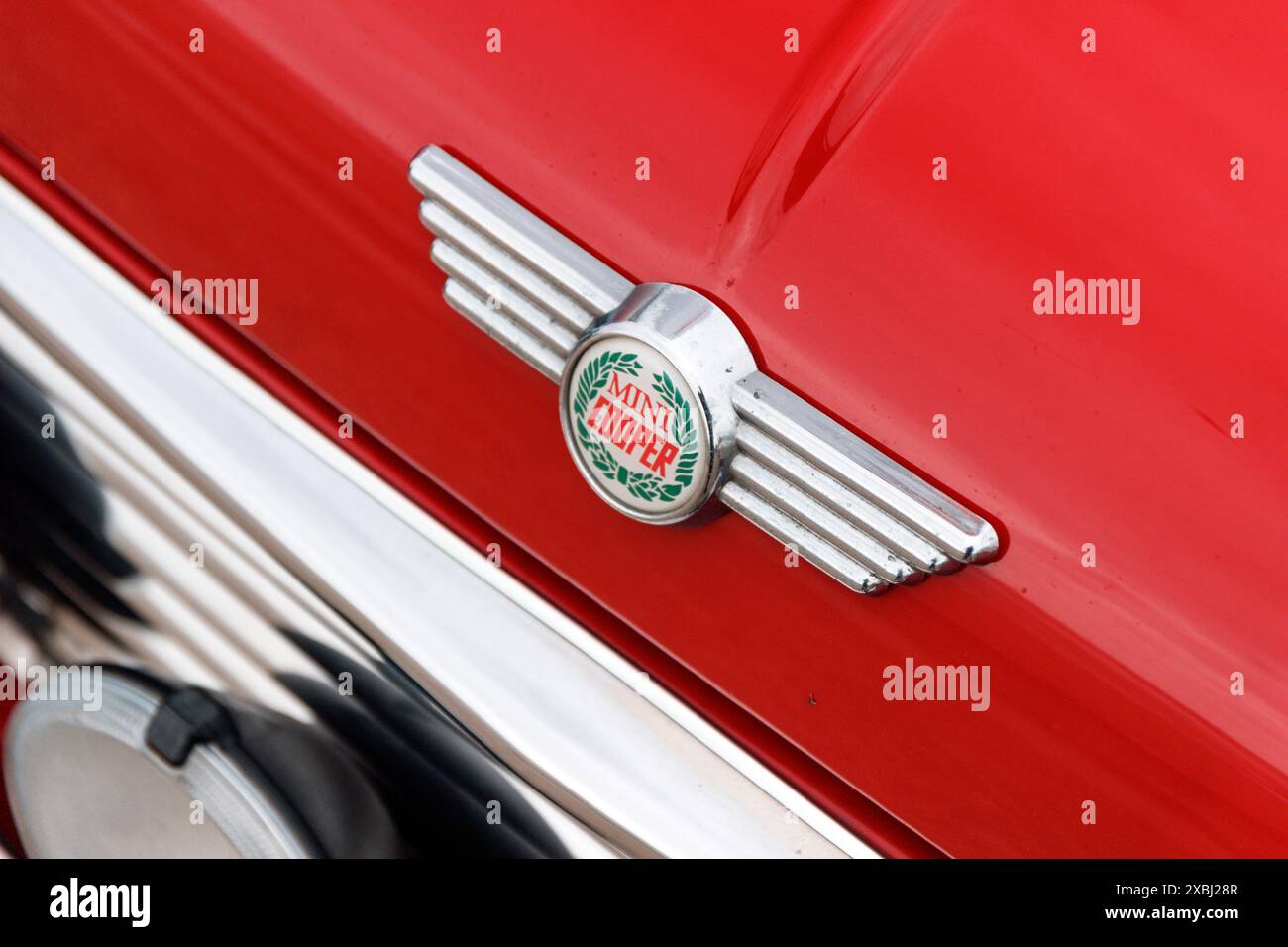 Mini cooper badge hi-res stock photography and images - Alamy