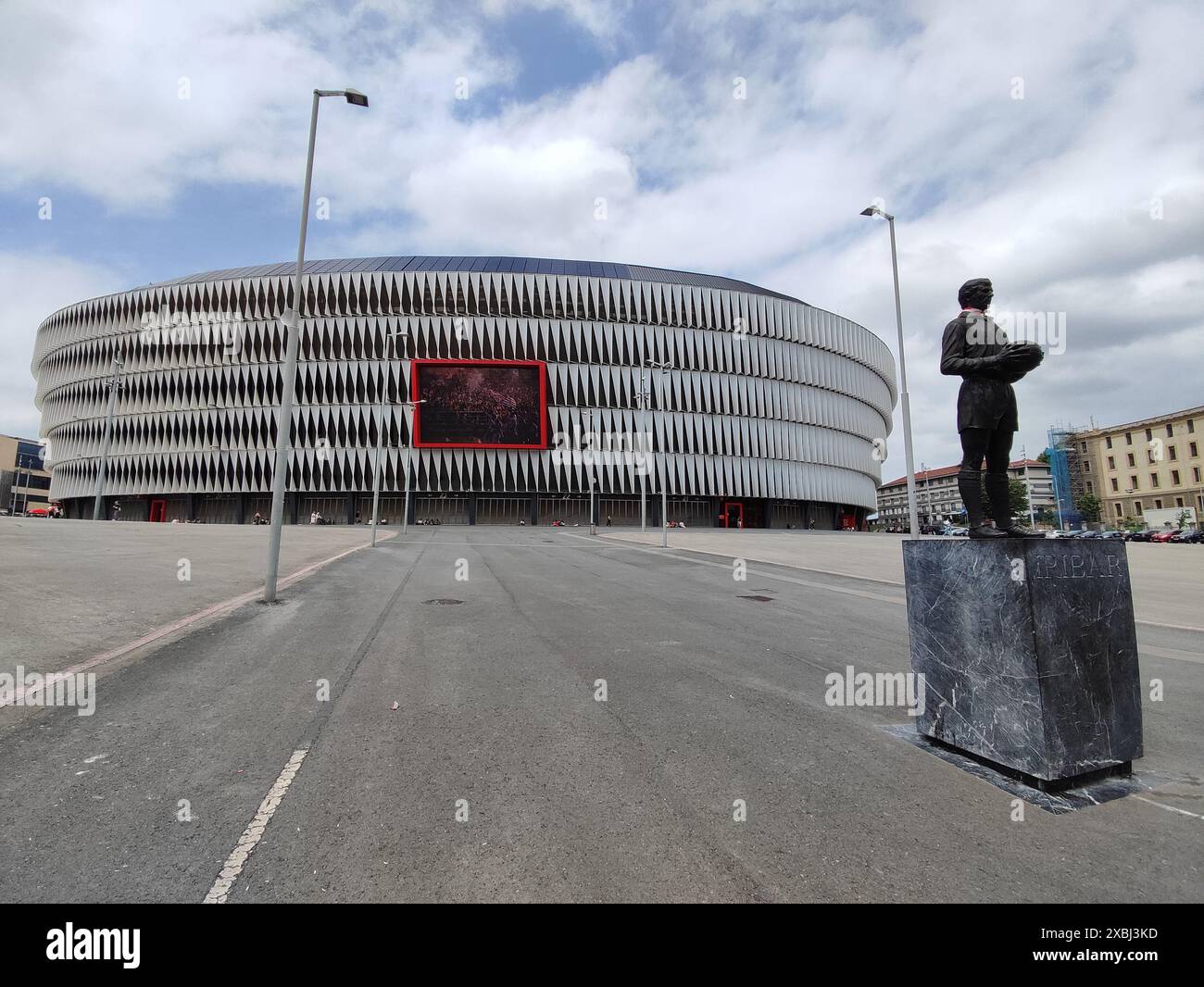 Bilbao statue hi-res stock photography and images - Alamy