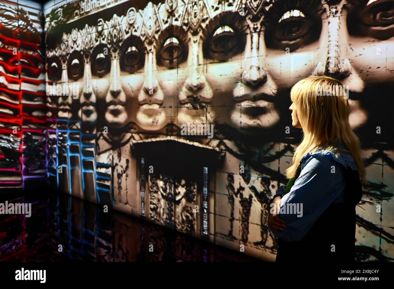 Alex and allyson grey hi-res stock photography and images - Alamy