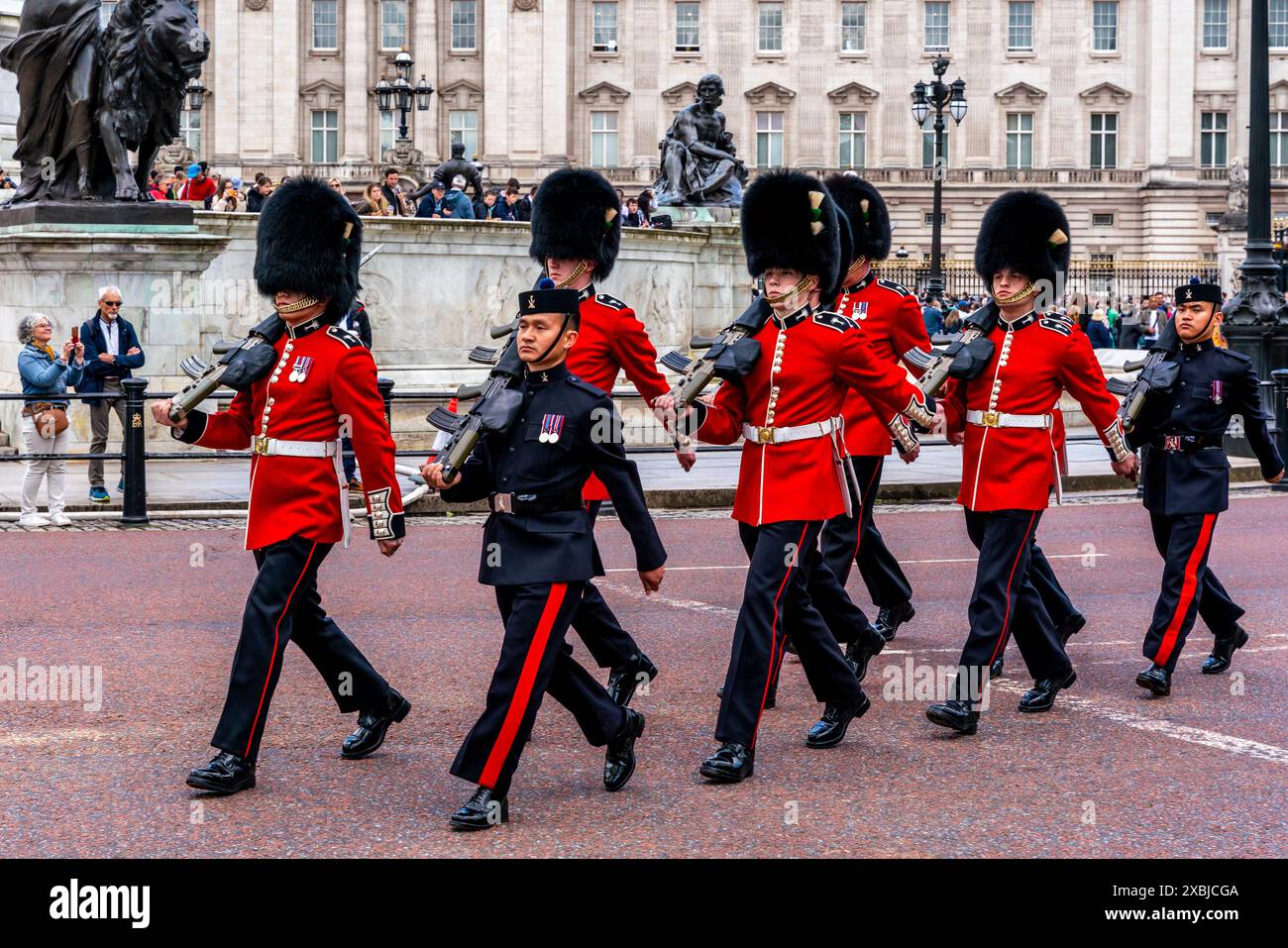 The Changing of The Guard Ceremony, Buckingham Palace, London, Uk Stock Photo - Alamy
