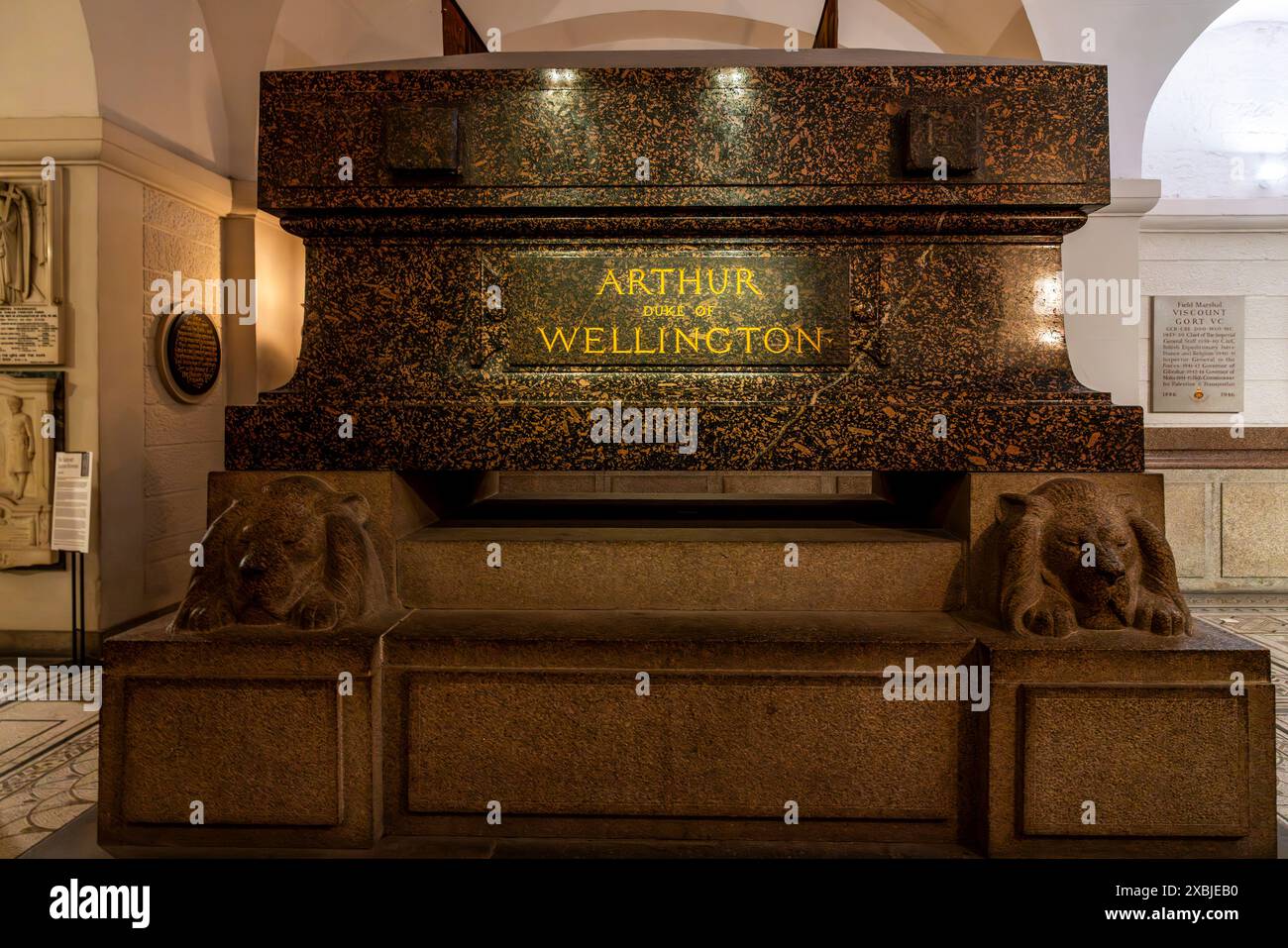 The Tomb of The Duke of Wellington In The Crypt Of St Paul's Cathedral ...