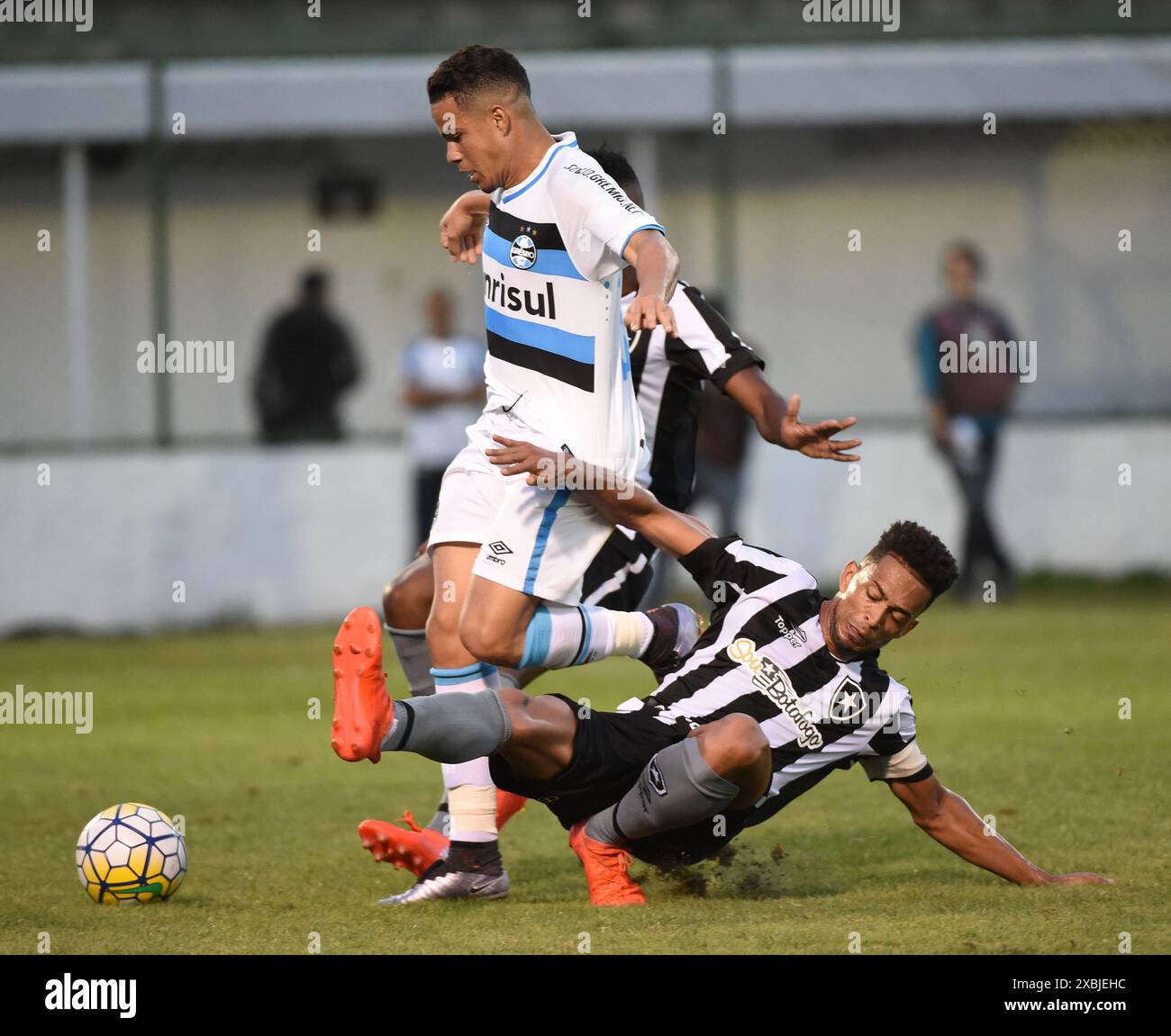 Fractured left ankle hi-res stock photography and images - Alamy