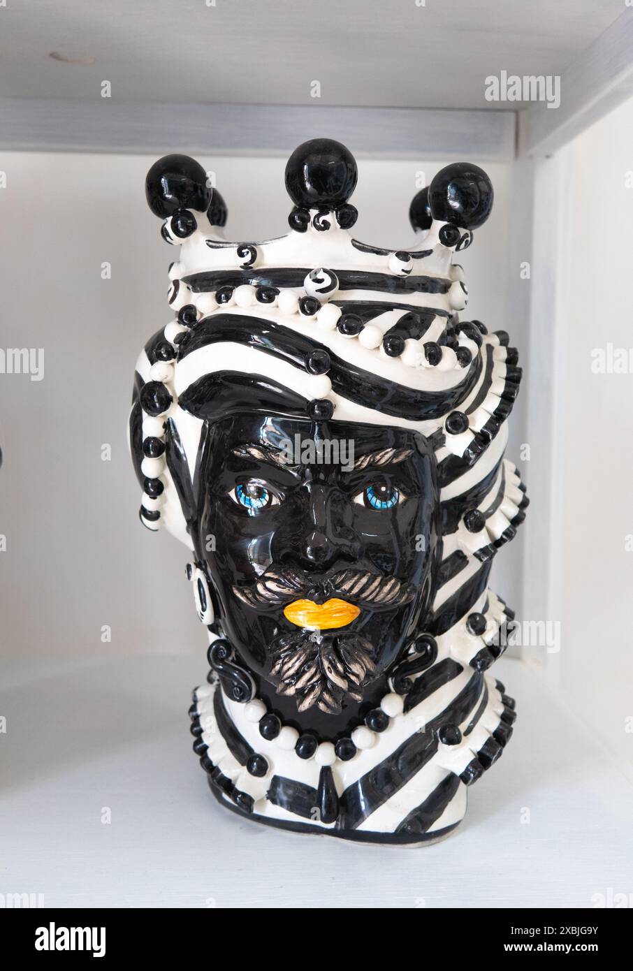 Moor’s heads are symbolic of Sicily Stock Photo - Alamy