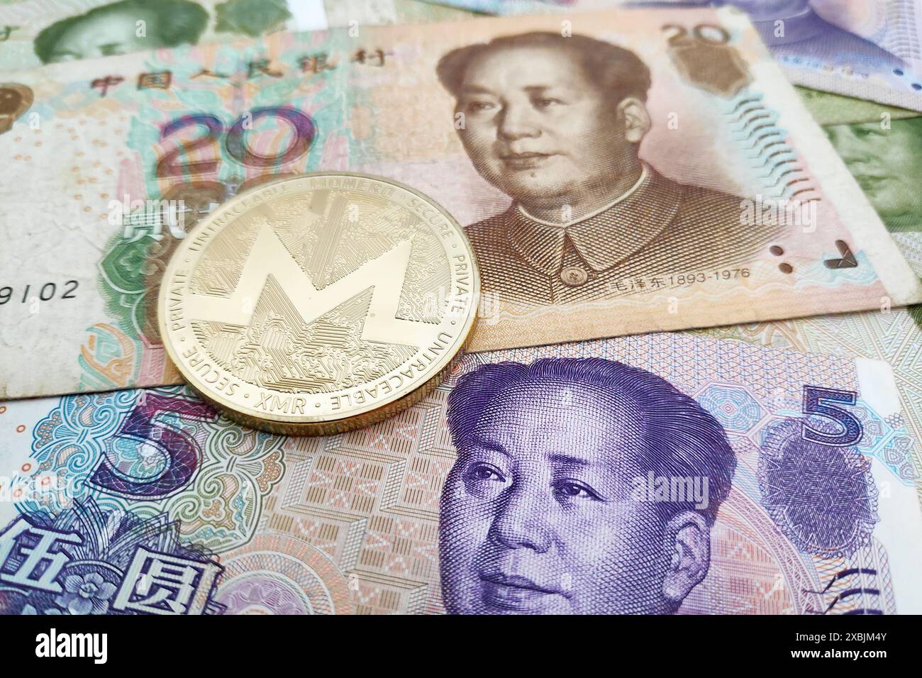 Xmr symbol hi-res stock photography and images - Alamy