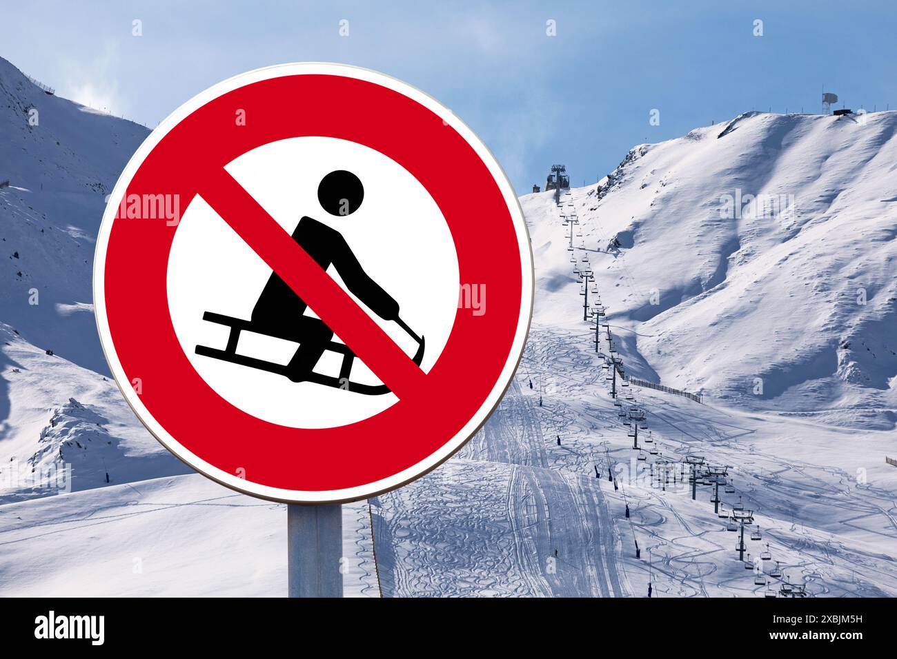 Sled symbol hi-res stock photography and images - Alamy