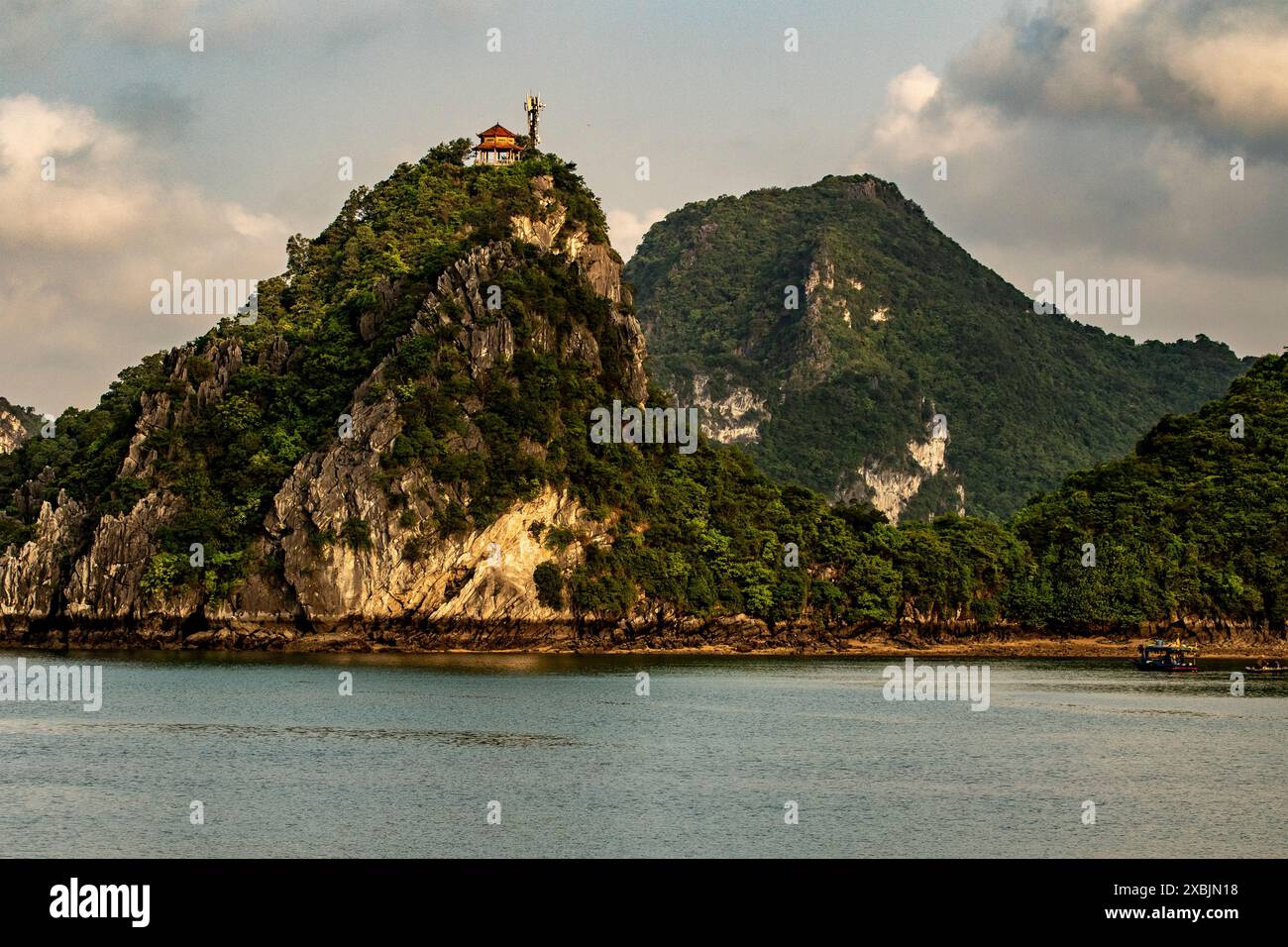 Stunning Ti Top Island in heart of the Alluring Long Bay, Vietnam ...