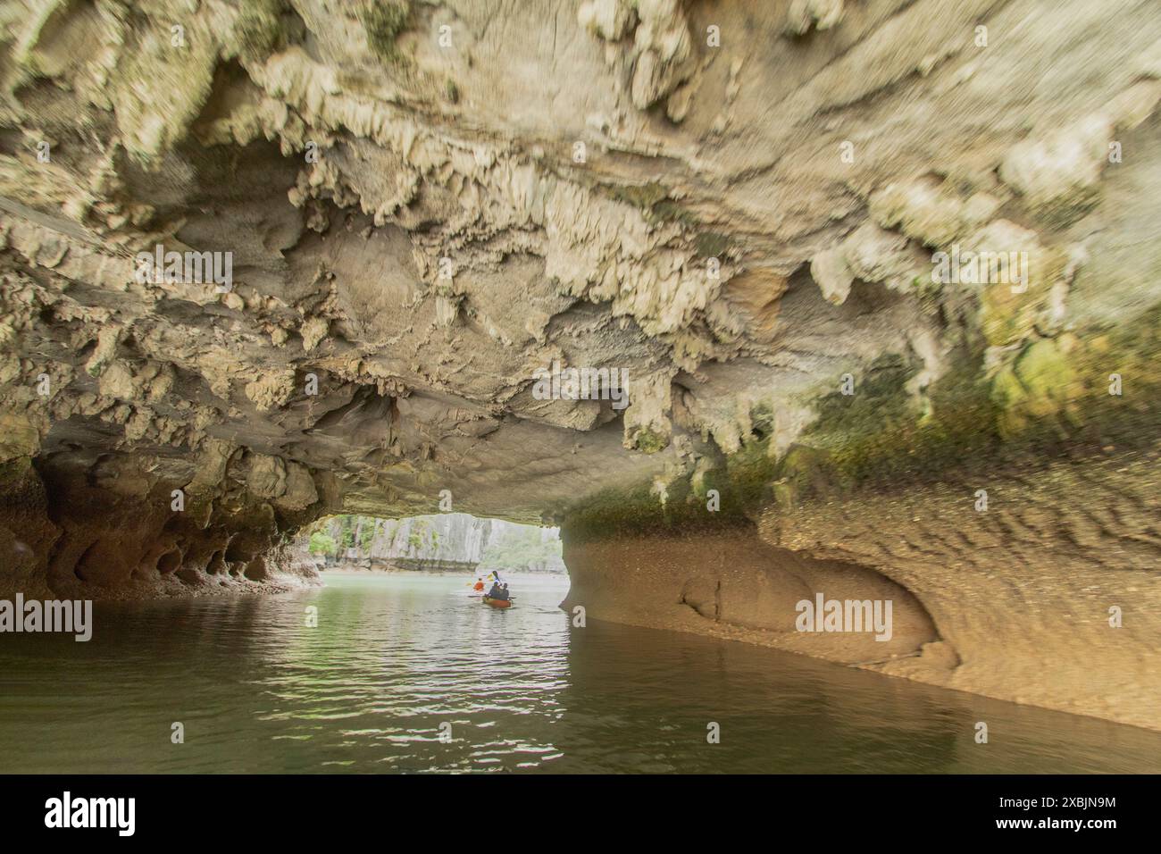 Superb boating and kayaking playground of Hang Luon Cave, Hạ Long Bay ...