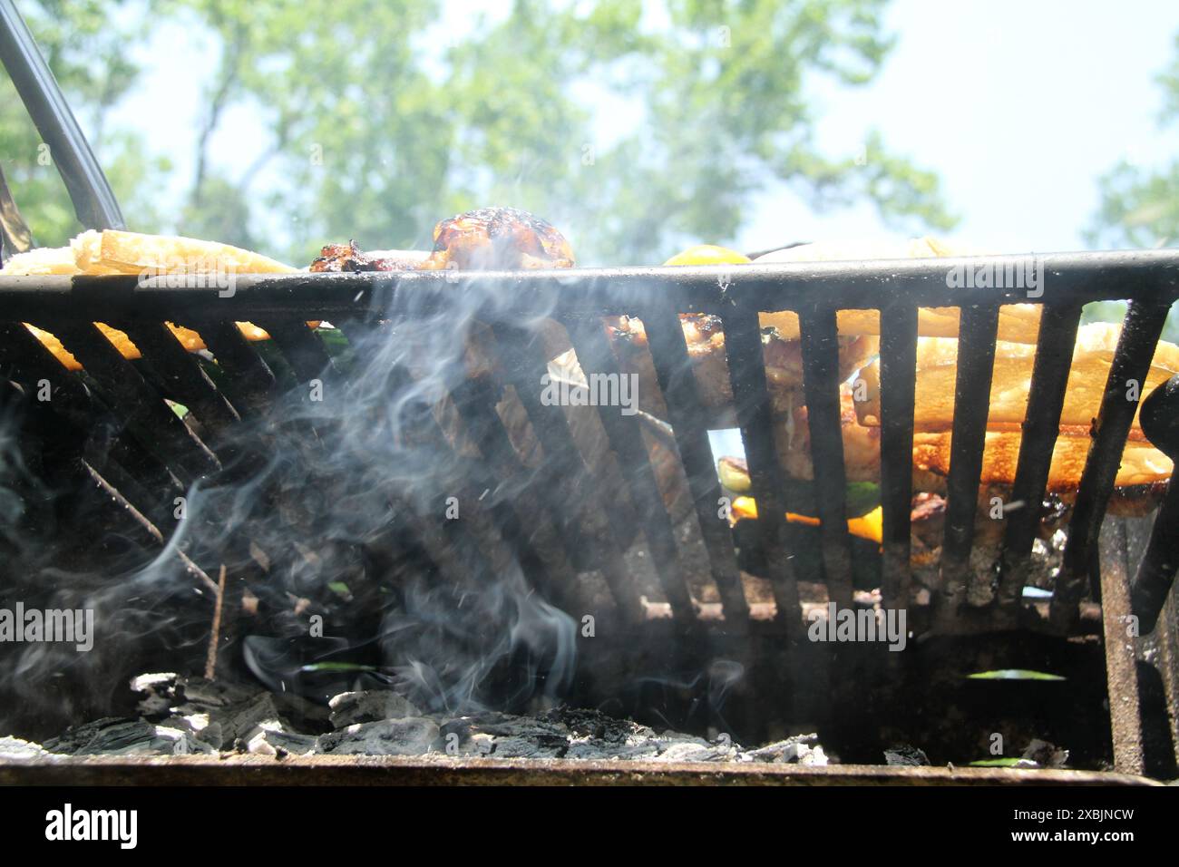 Burned grill hi-res stock photography and images - Alamy