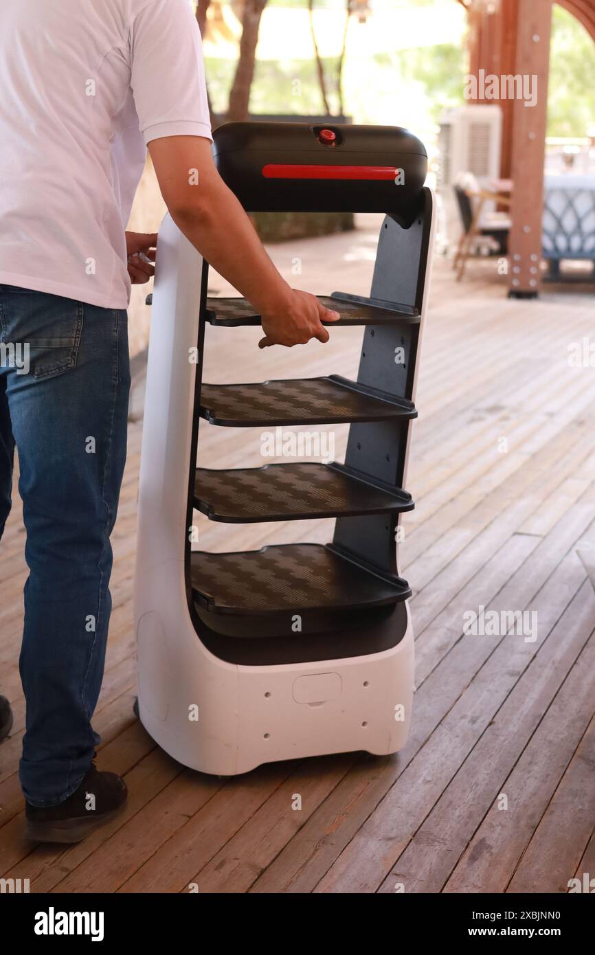 Restaurant design trends hi-res stock photography and images - Alamy