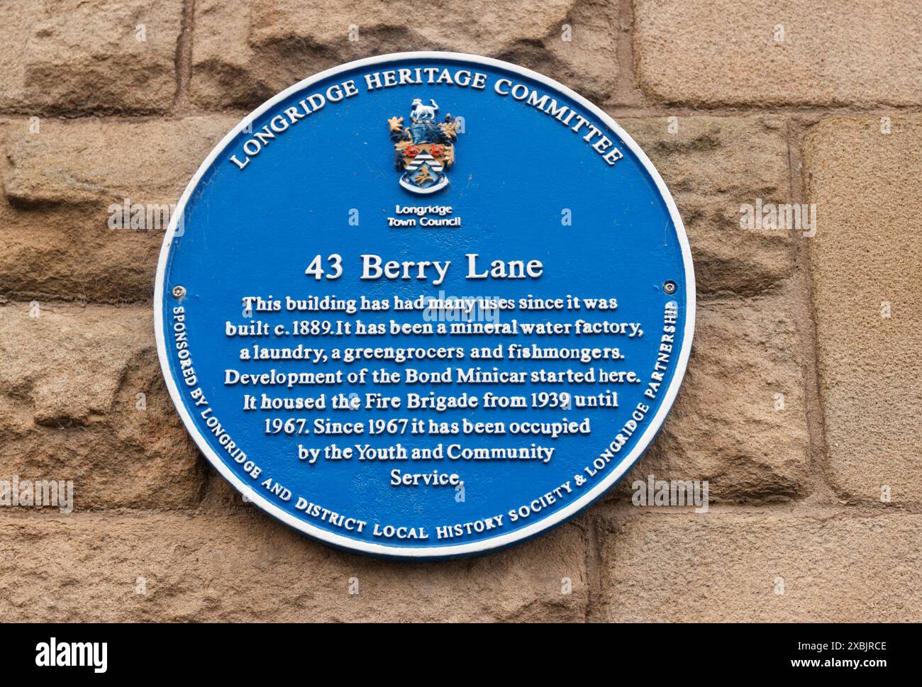43 Berry Lane blue plaque. Longridge, Lancashire Stock Photo - Alamy