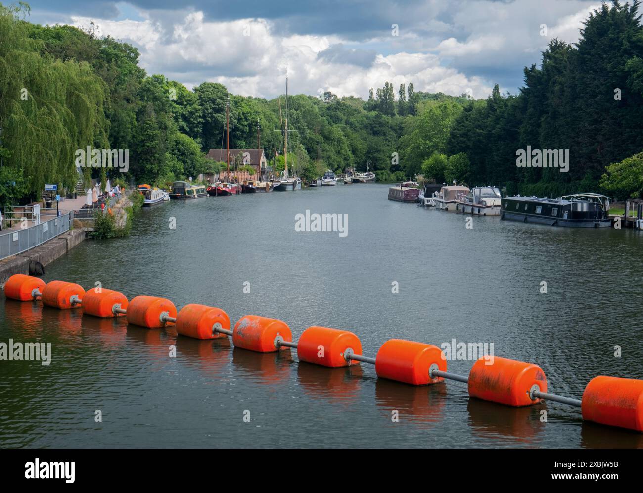 Allington Lock on the River Medway, with the 1930s weir Stock Photo - Alamy