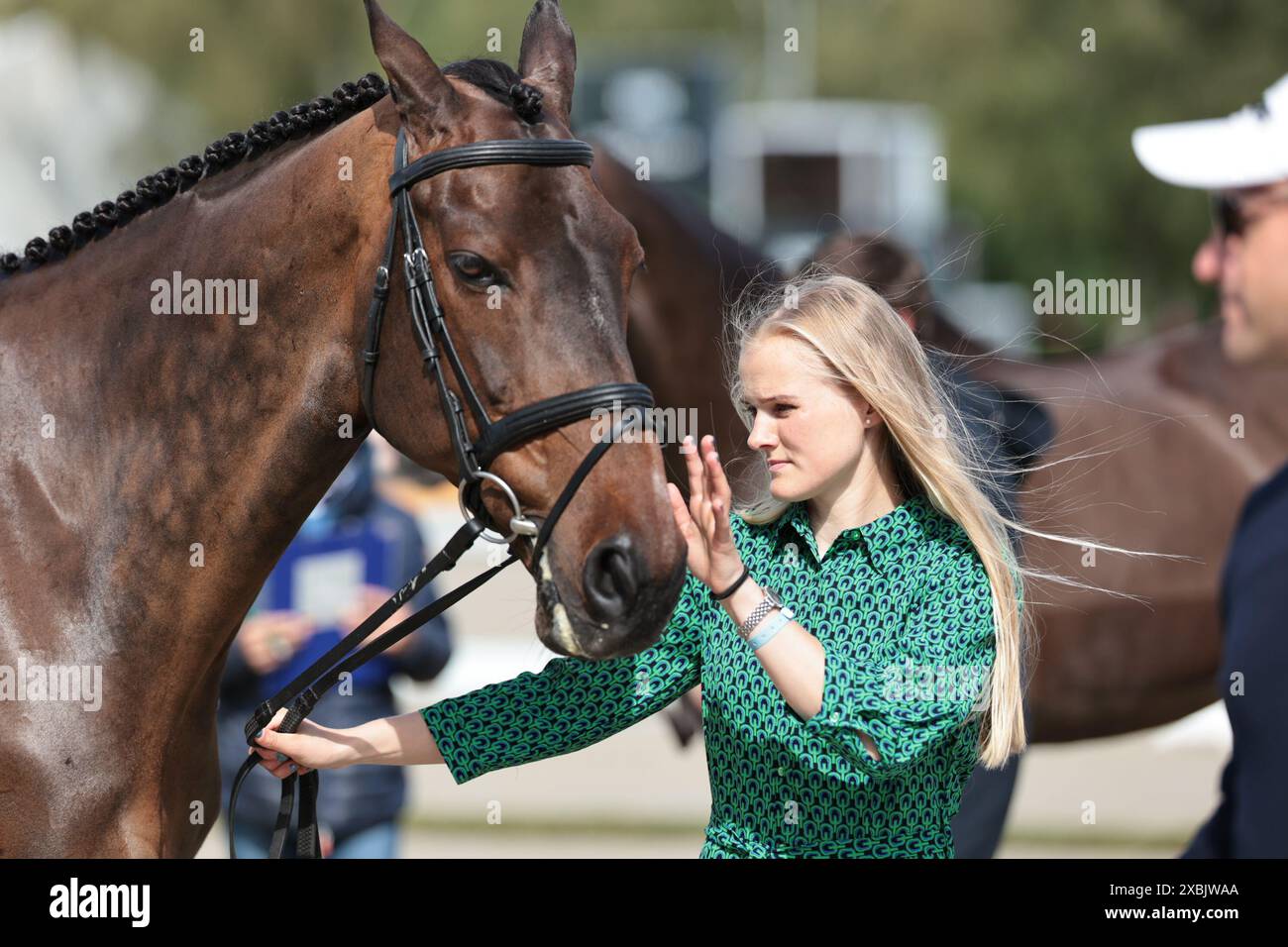 Jennifer Kuehnle of Ireland with Sammy Davis Junior during the CCI5 ...