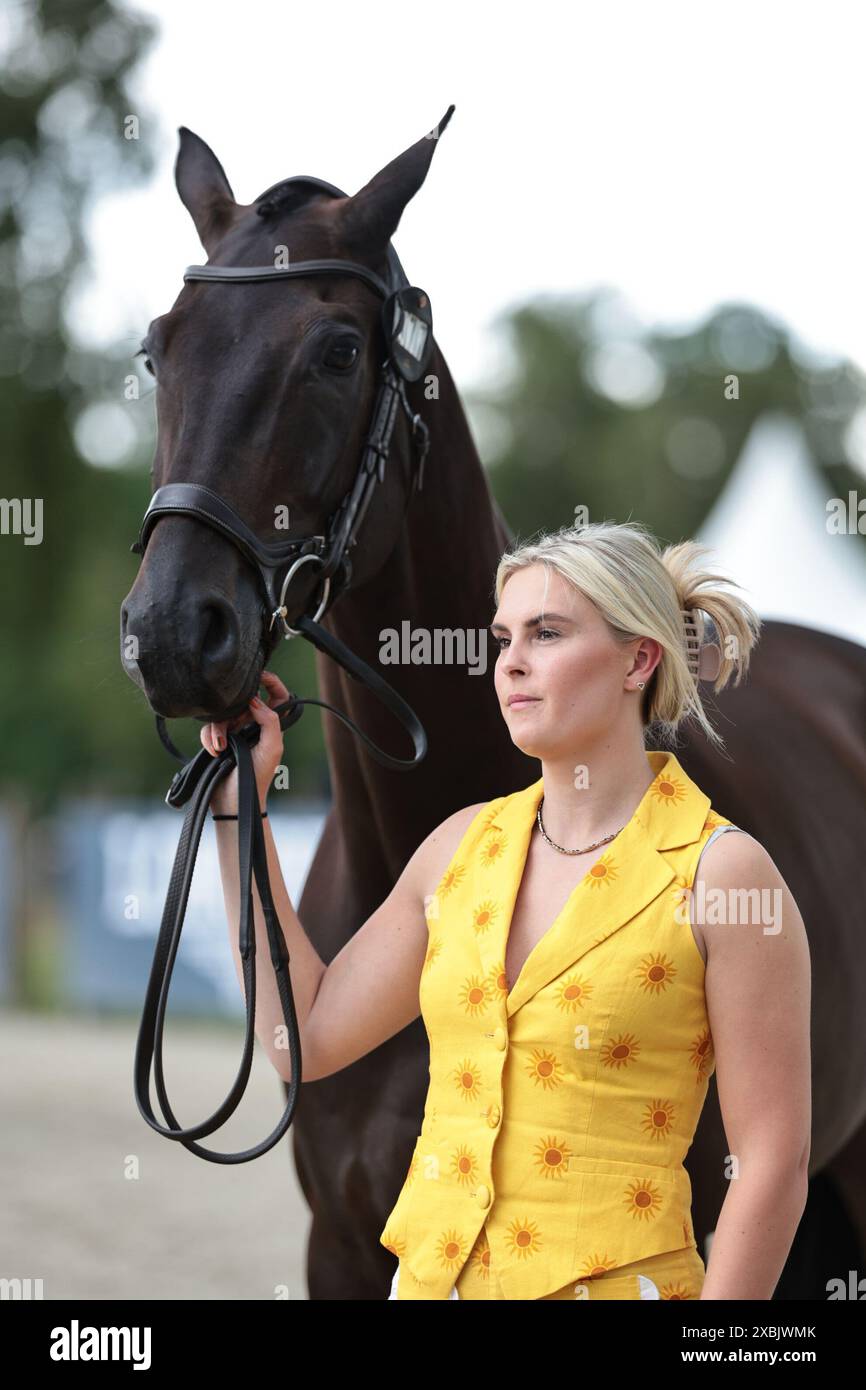 Storm Straker of Great Britain with Fever Pitch during the CCI5* first ...