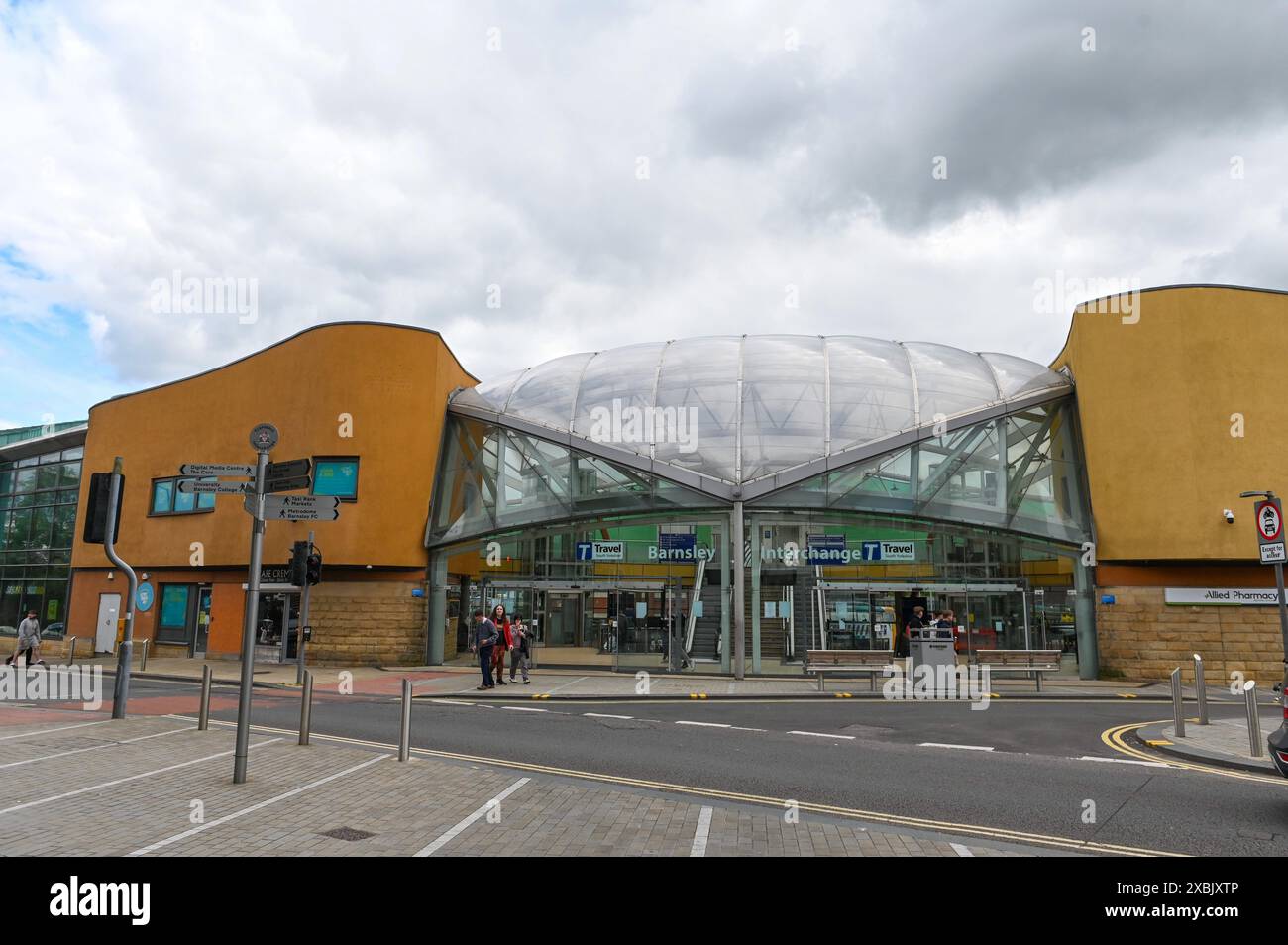 Barnsley interchange railway hi-res stock photography and images - Alamy