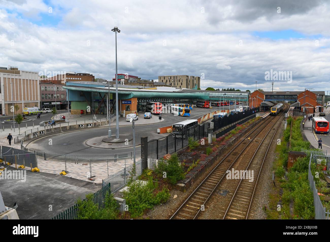 Barnsley Interchange and train station Stock Photo - Alamy