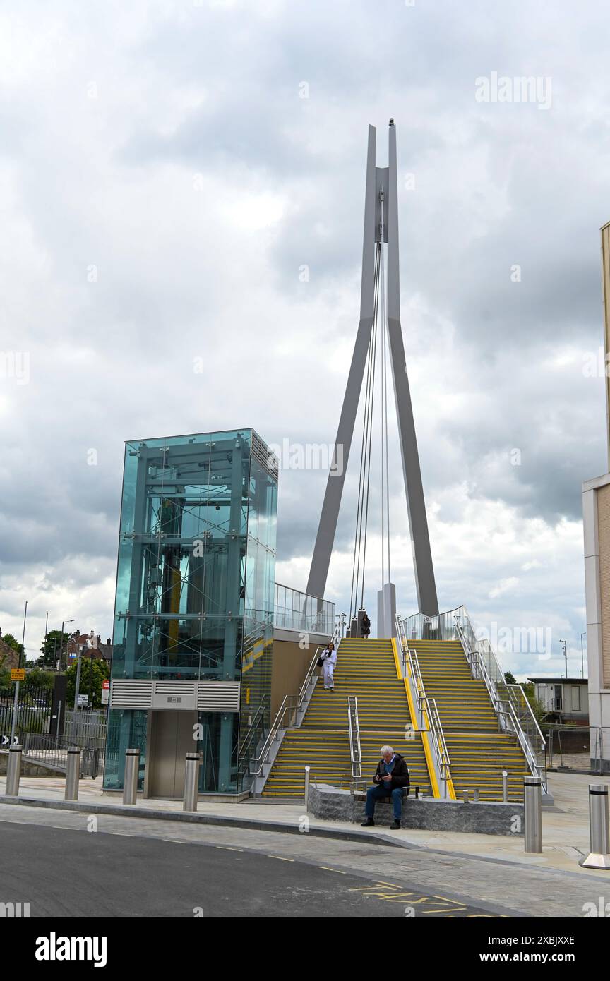 Barnsley Interchange and train station Stock Photo - Alamy