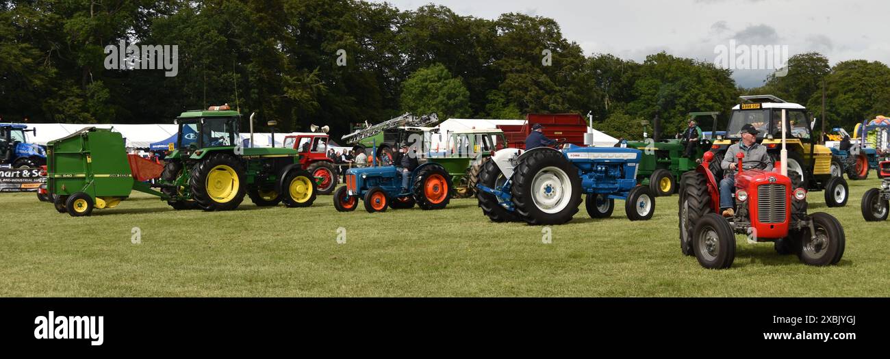 Classic tractor show hi-res stock photography and images - Alamy