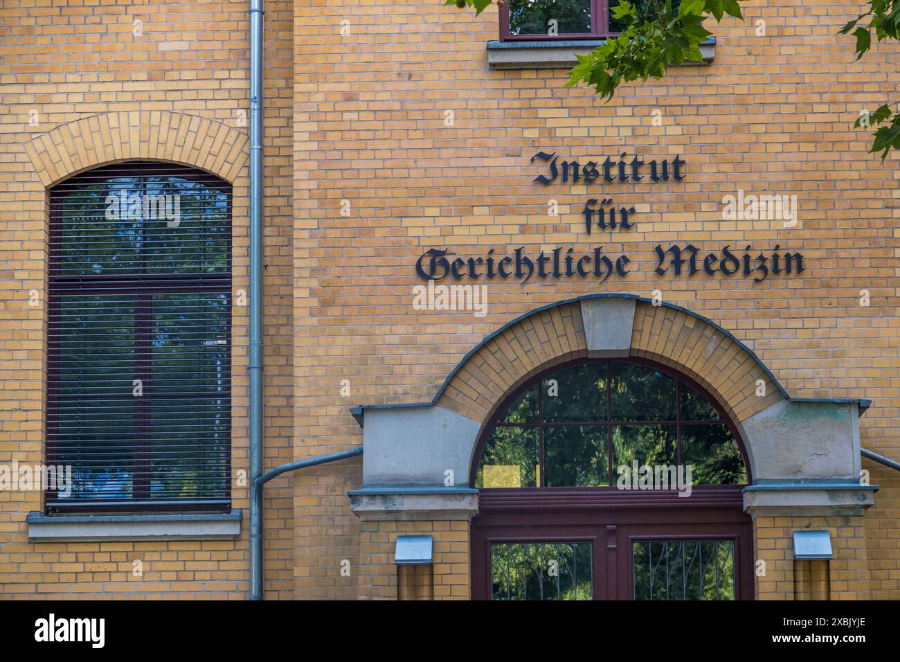 Das Gebäude der Gerichtsmedizin des Universitätsklinikums Leipzig. Hier ...