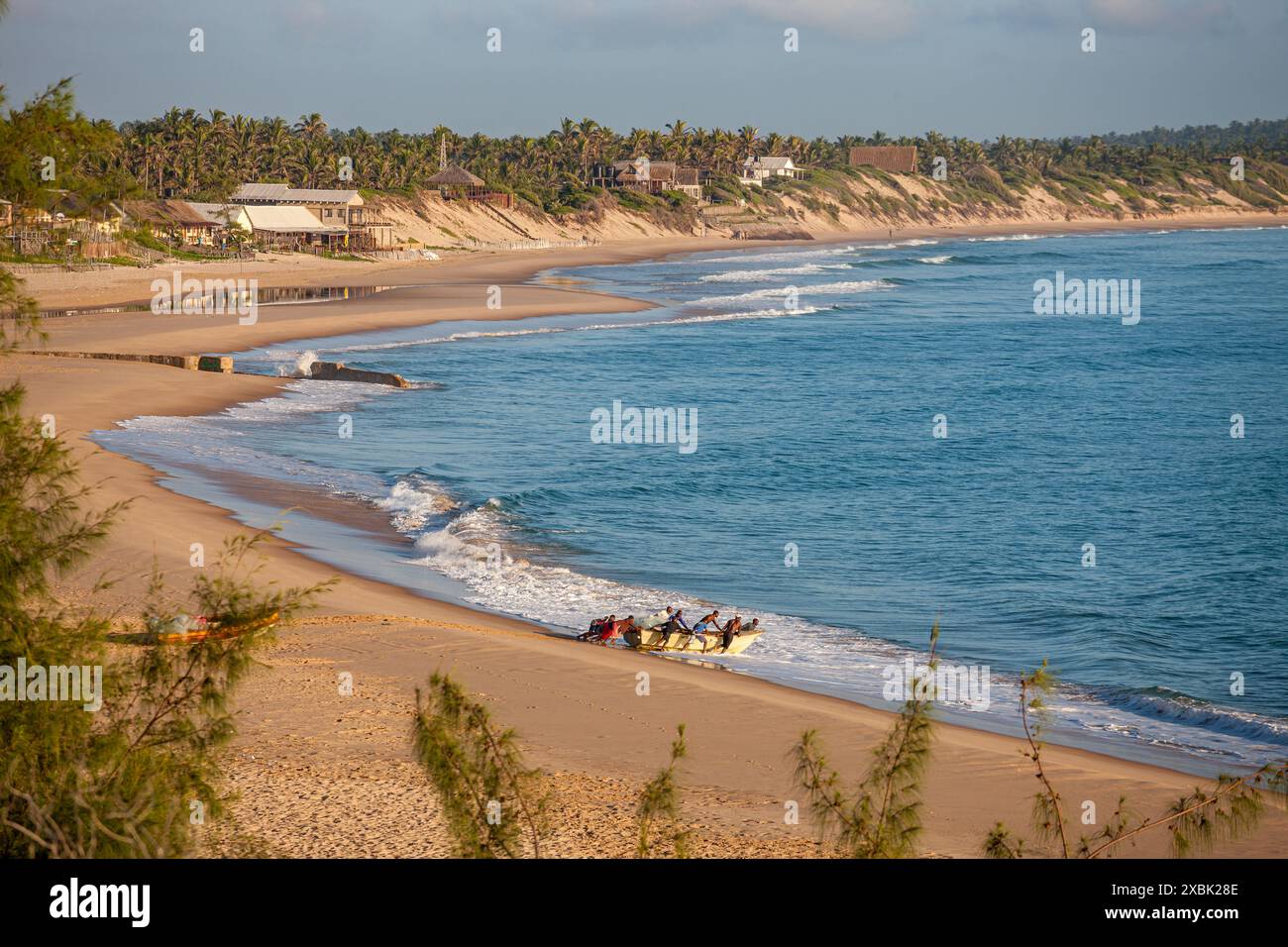 Praia do tofo, mozambique hi-res stock photography and images - Alamy