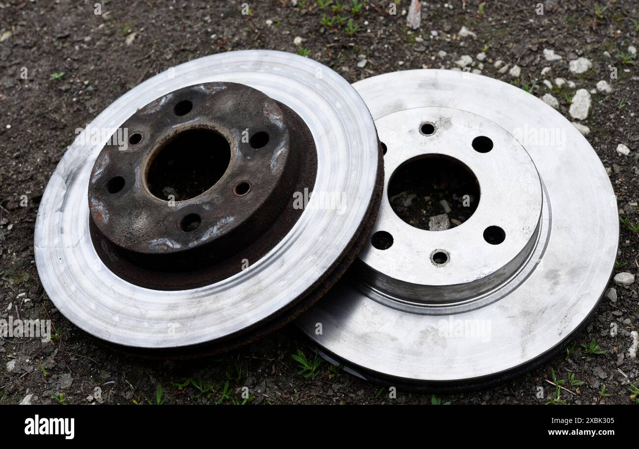 Oil discs hi-res stock photography and images - Alamy