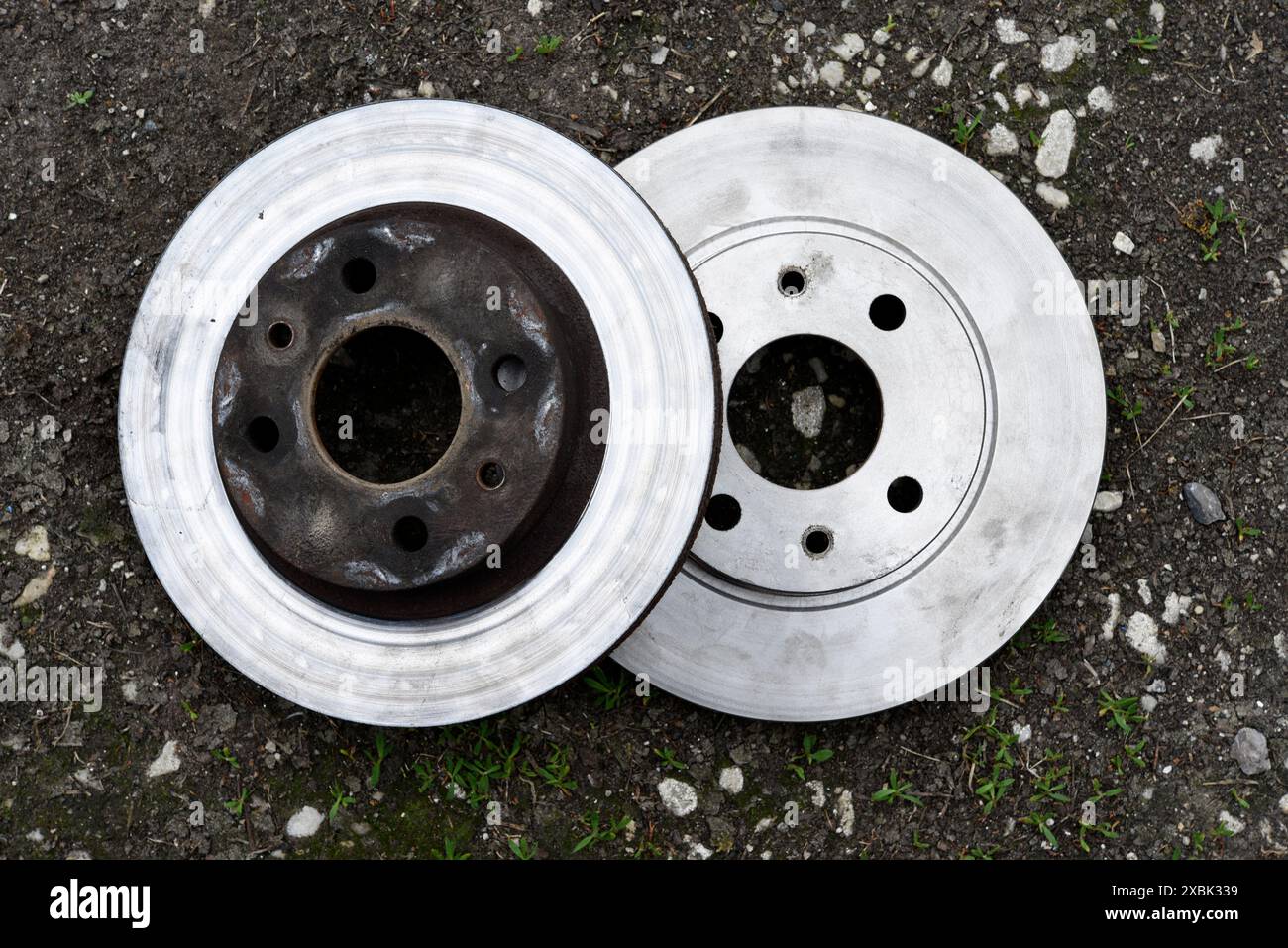 Oil discs hi-res stock photography and images - Alamy