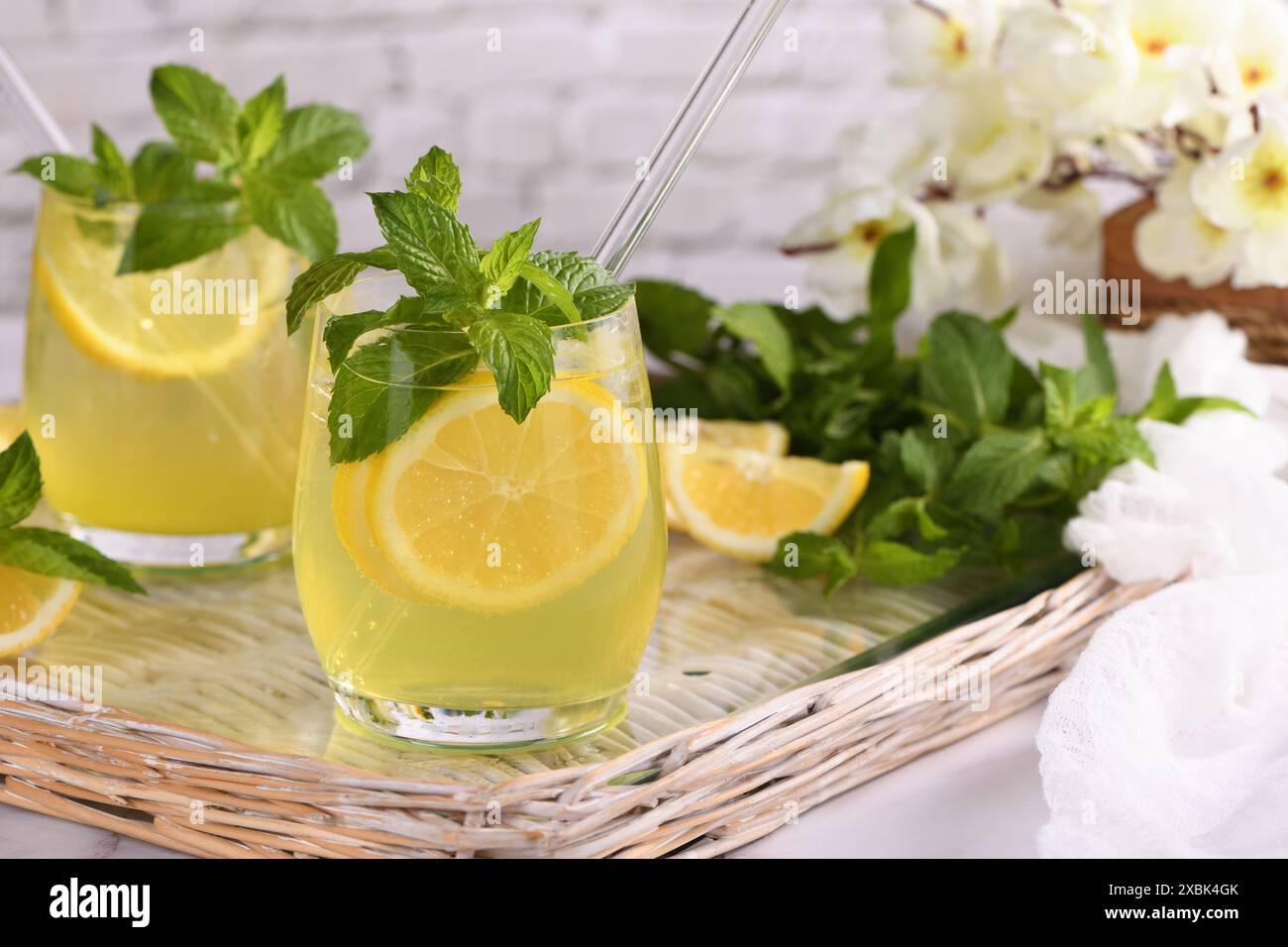 Limoncello spritz hi-res stock photography and images - Alamy