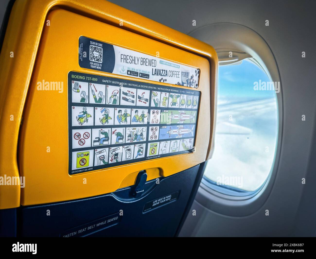 Flugzeug, Ryanair, Sicherheitsanweisungen, Notausgänge, Schwimmwesten ...