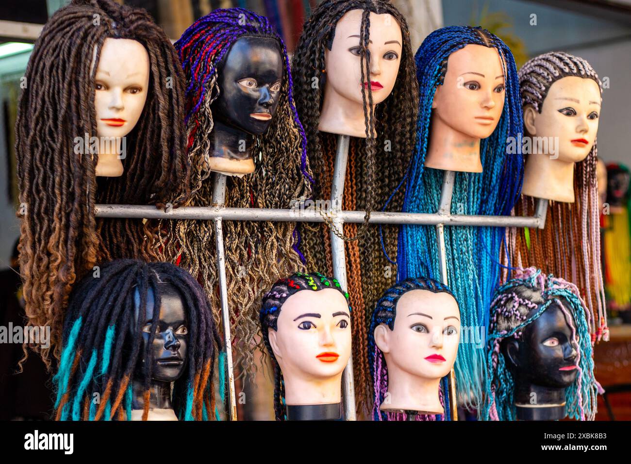 Mannequin heads with braided African braids and dreadlocks. Pattaya ...