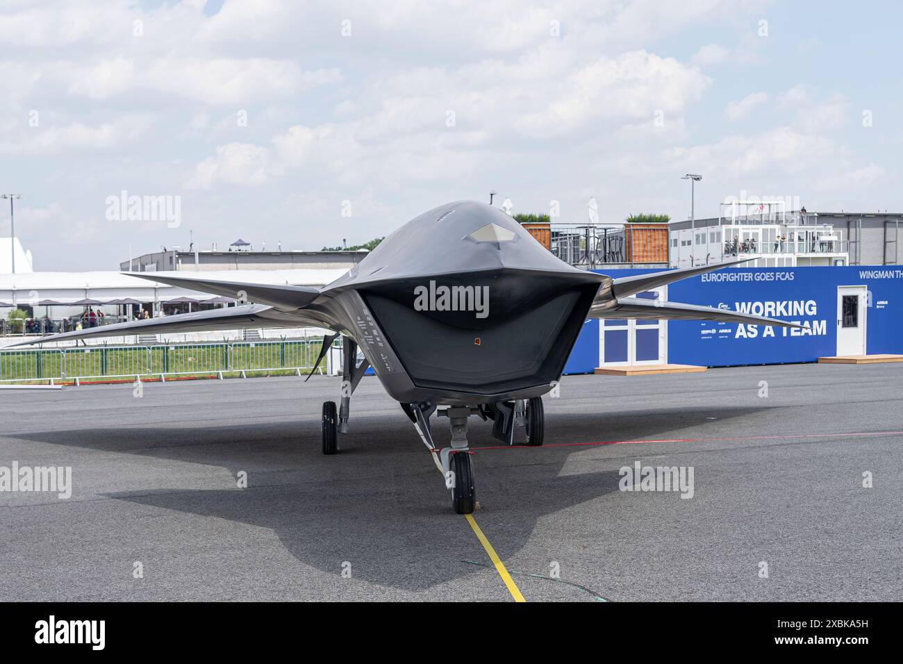 Airbus Unveils "Wingman" Drone Concept for Eurofighter at ILA Berlin ...