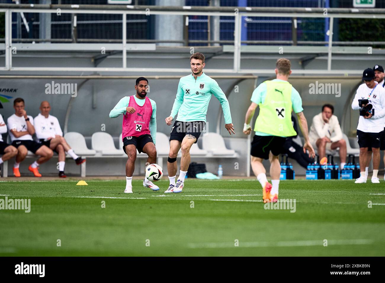 Phillipp Mwene (Oesterreich Nationalmannschaft Euro 2024, #16), Stefan ...