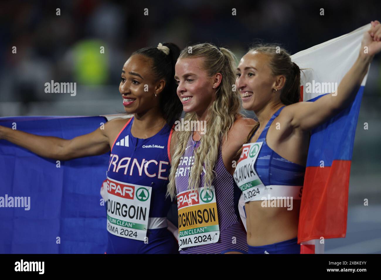 Keely hodgkinson gold medal hi-res stock photography and images - Alamy