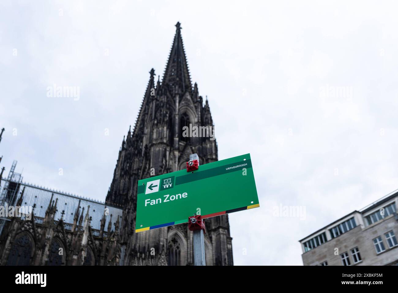 EURO 2024 in Köln, Stilisierte Schilder in der Stadt 12.06.2024 ...